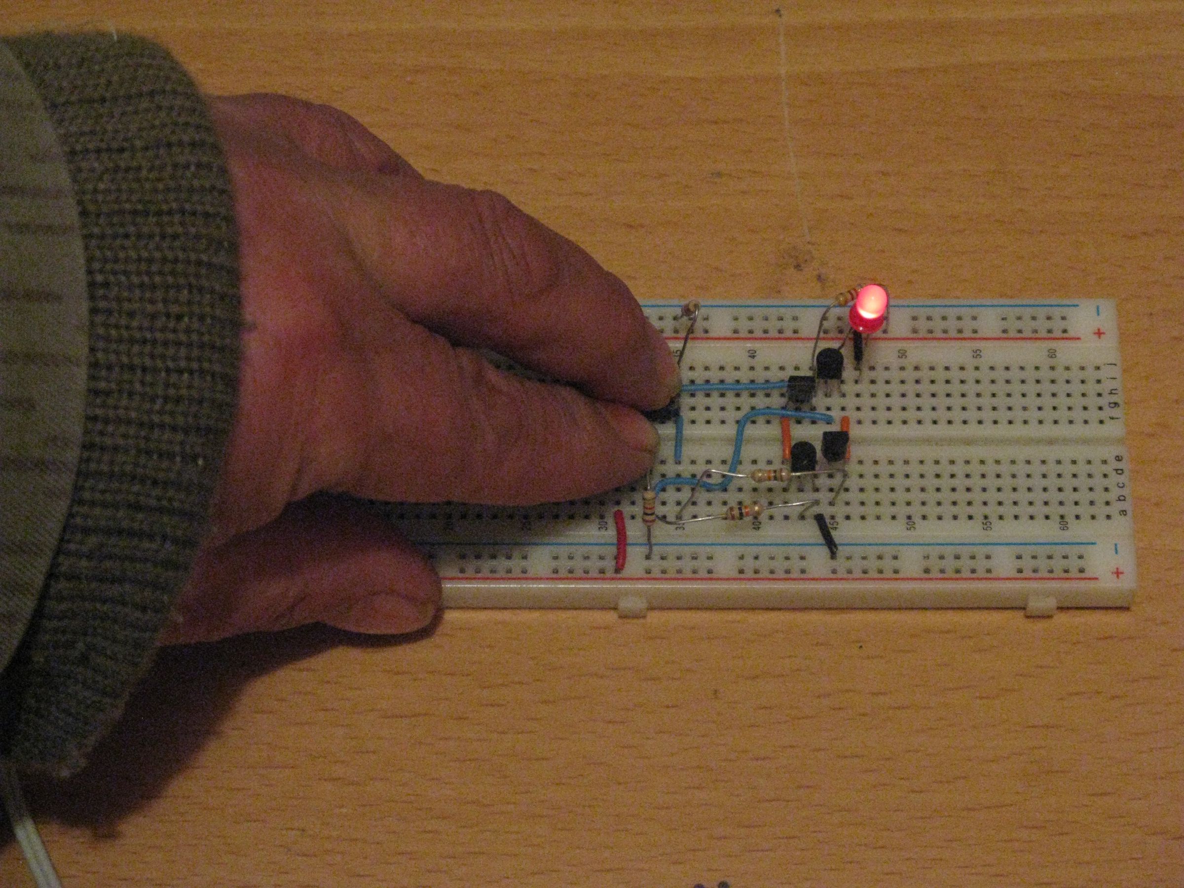 Dual Logic Transistor Gates : 10 Steps - Instructables