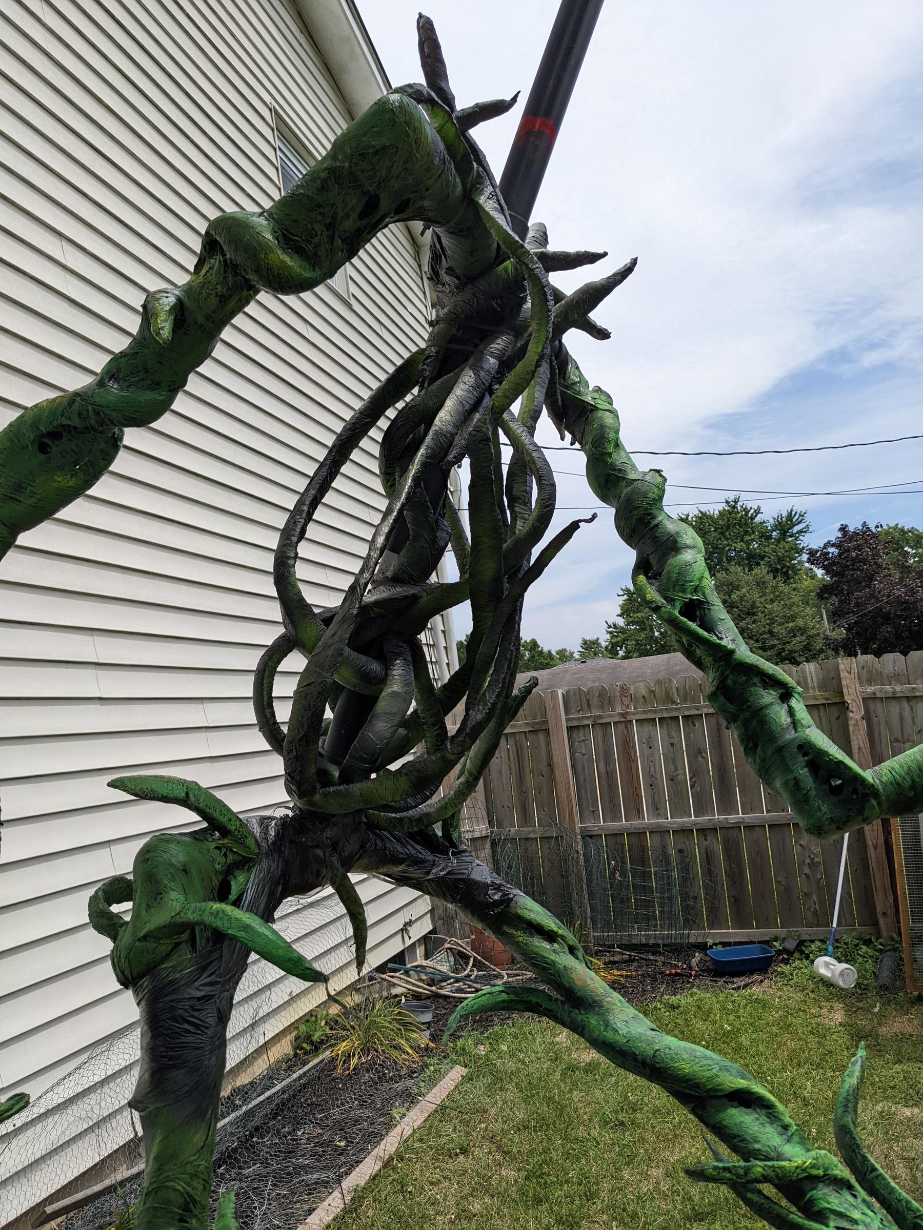 DIY 12ft Grimacing Pumpkin Monster Halloween Prop /Decoration : 5 Steps ...