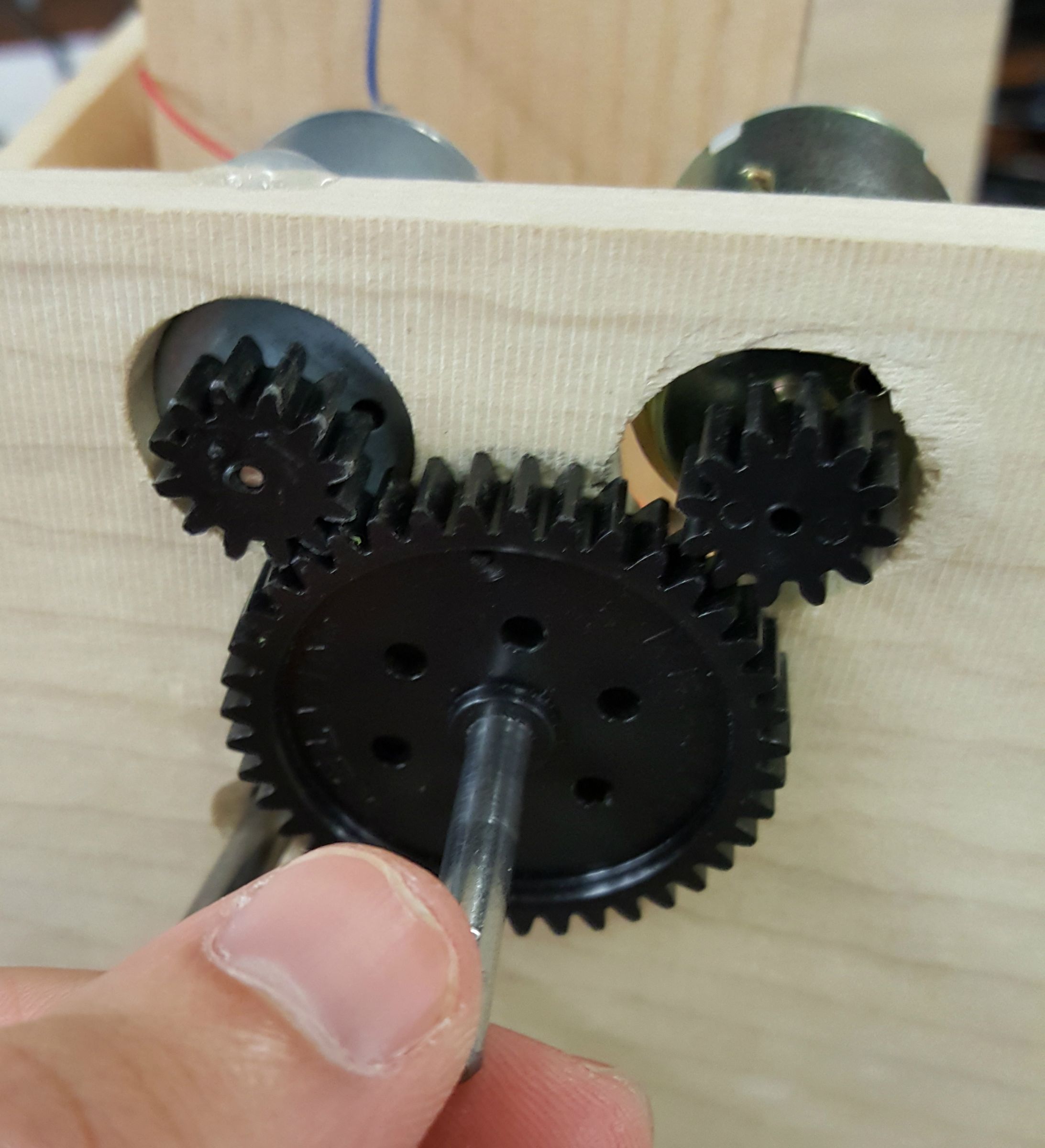 Hand Crank Generator : 14 Steps (with Pictures) - Instructables