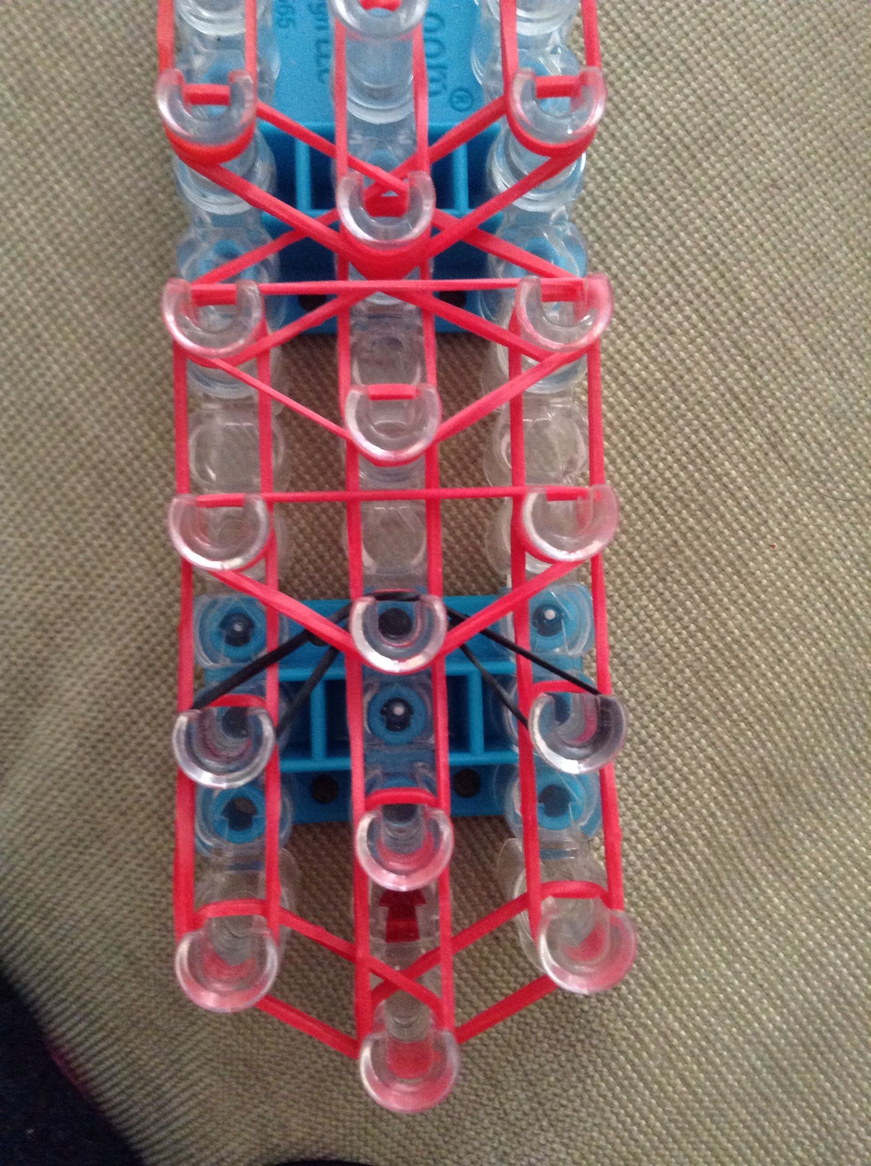 Rainbow Loom Goldfish Charm : 19 Steps (with Pictures) - Instructables