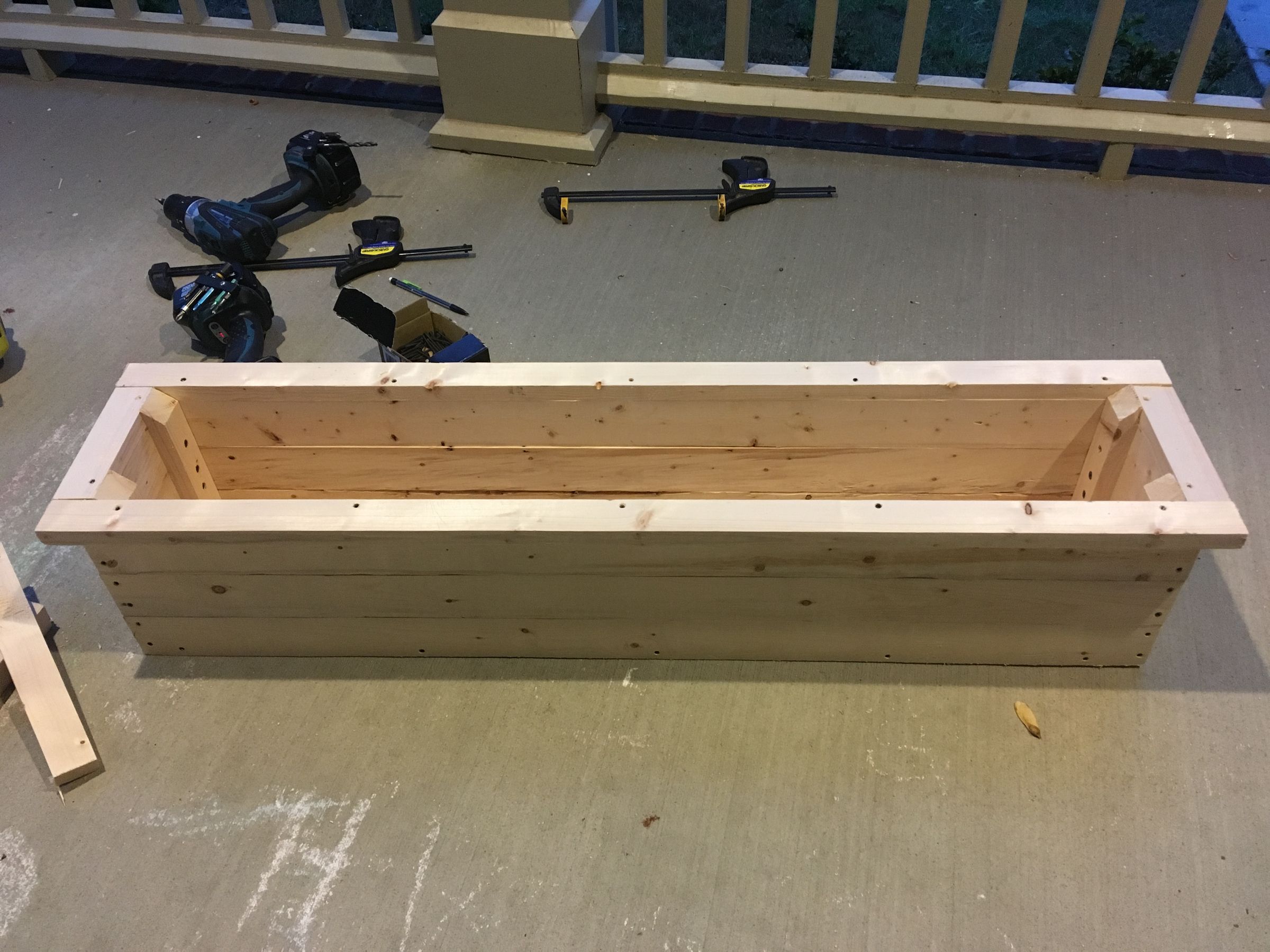 Simple Rail-Clamped Planter Box : 19 Steps (with Pictures) - Instructables