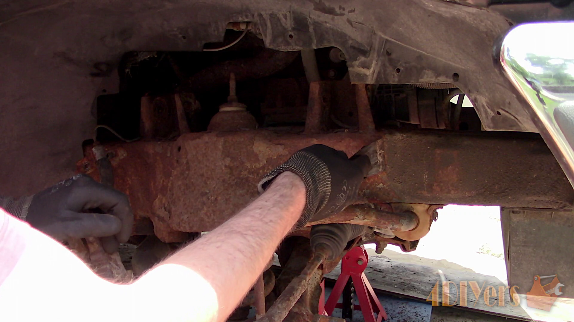How to Clean Up a Rusty Frame on a Budget : 9 Steps - Instructables