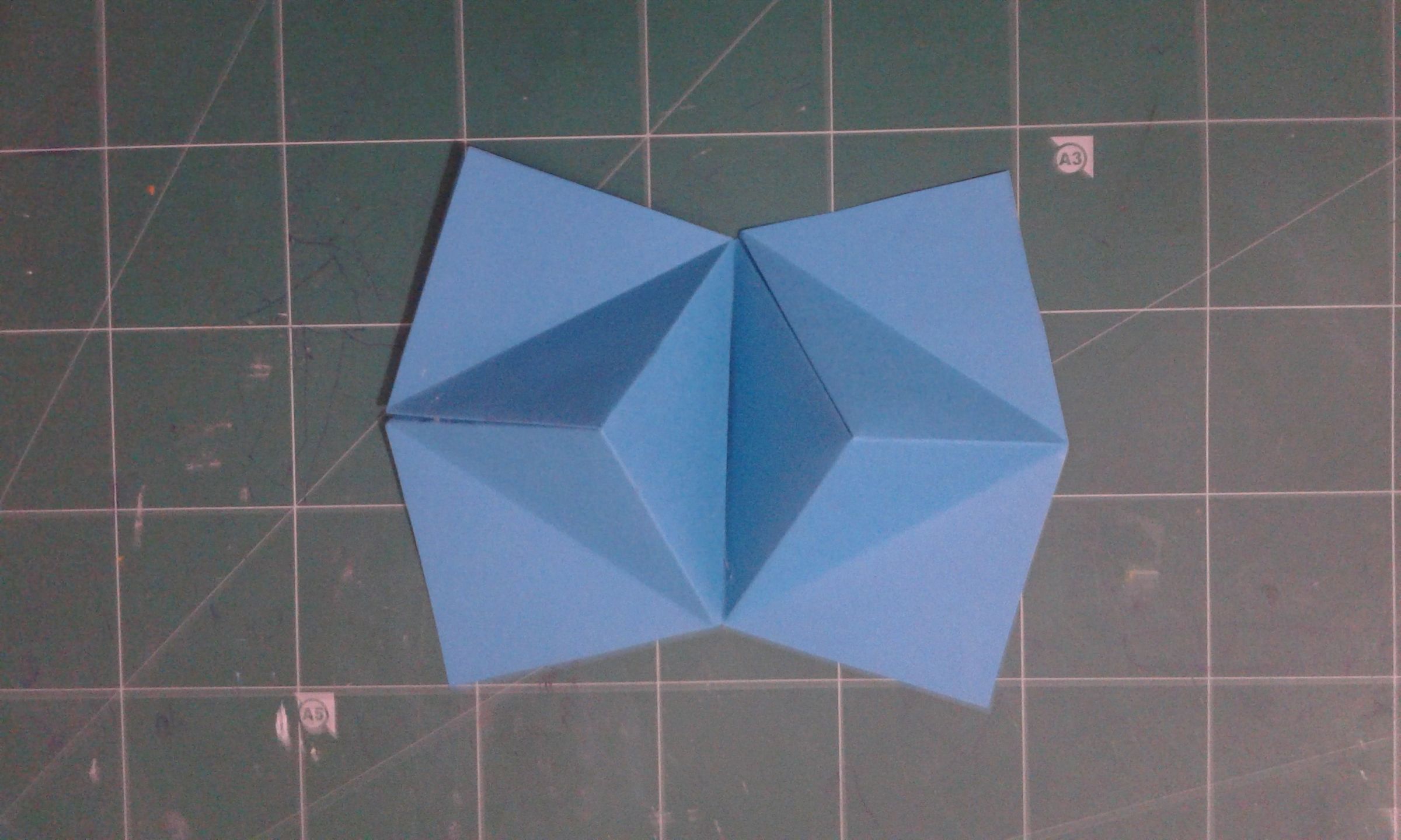 Abstract Origami Wall Decor : 7 Steps (with Pictures) - Instructables