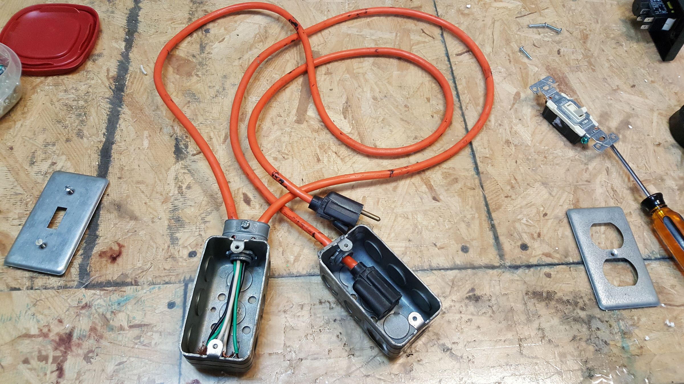 Auxiliary Switched Outlets : 5 Steps (with Pictures) - Instructables
