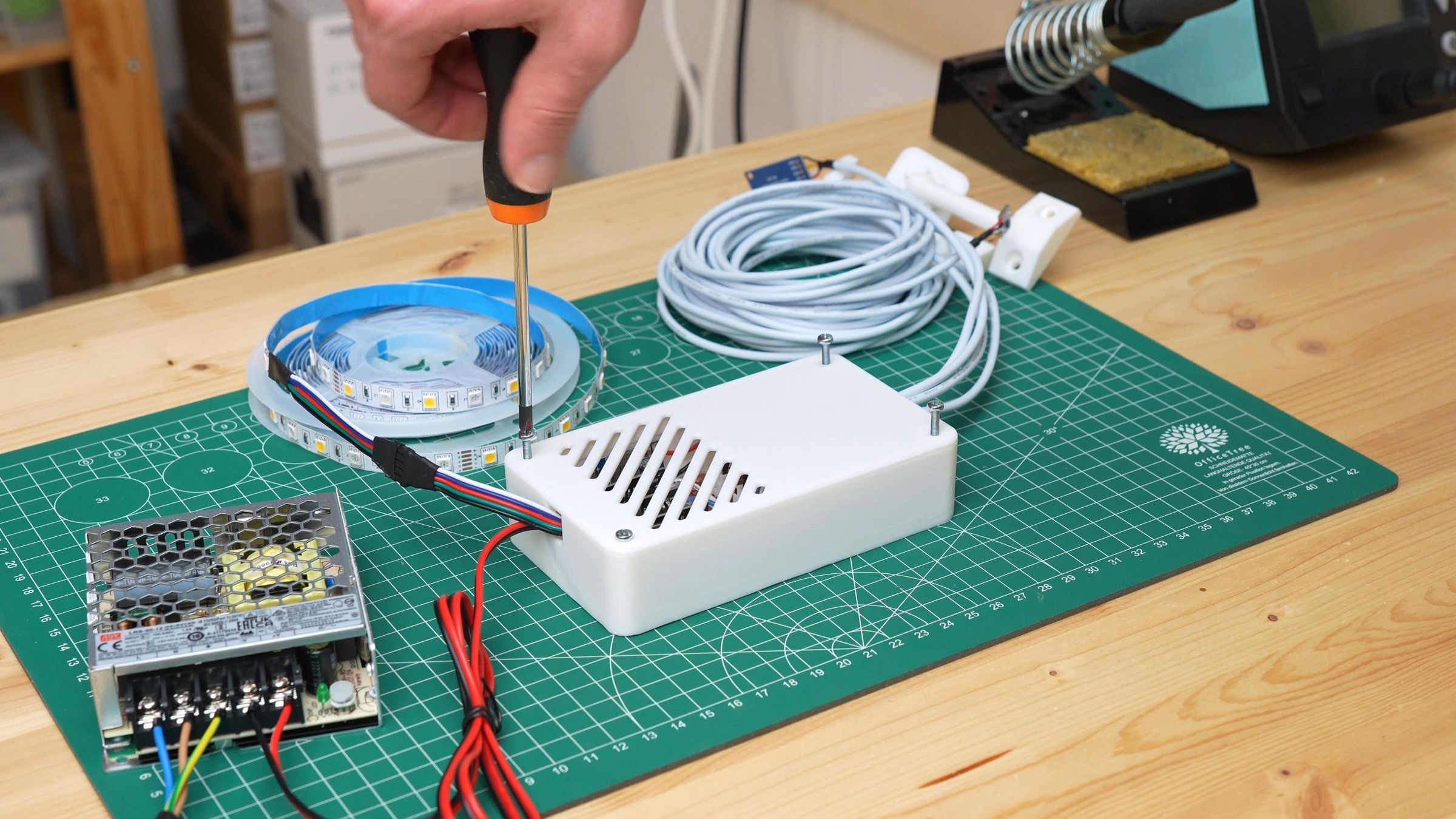 All-in-one RGBW LEDs Controller With Temperature and PIR Sensors! : 10 ...