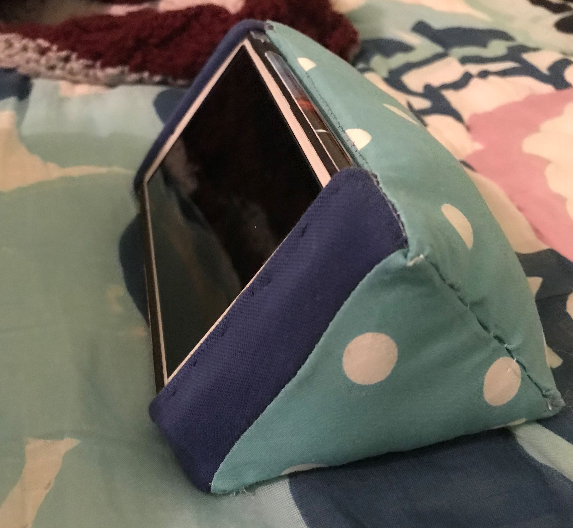 DIY Phone Holder | How to Sew a Triangular Stand for Your Mobile : 11 ...