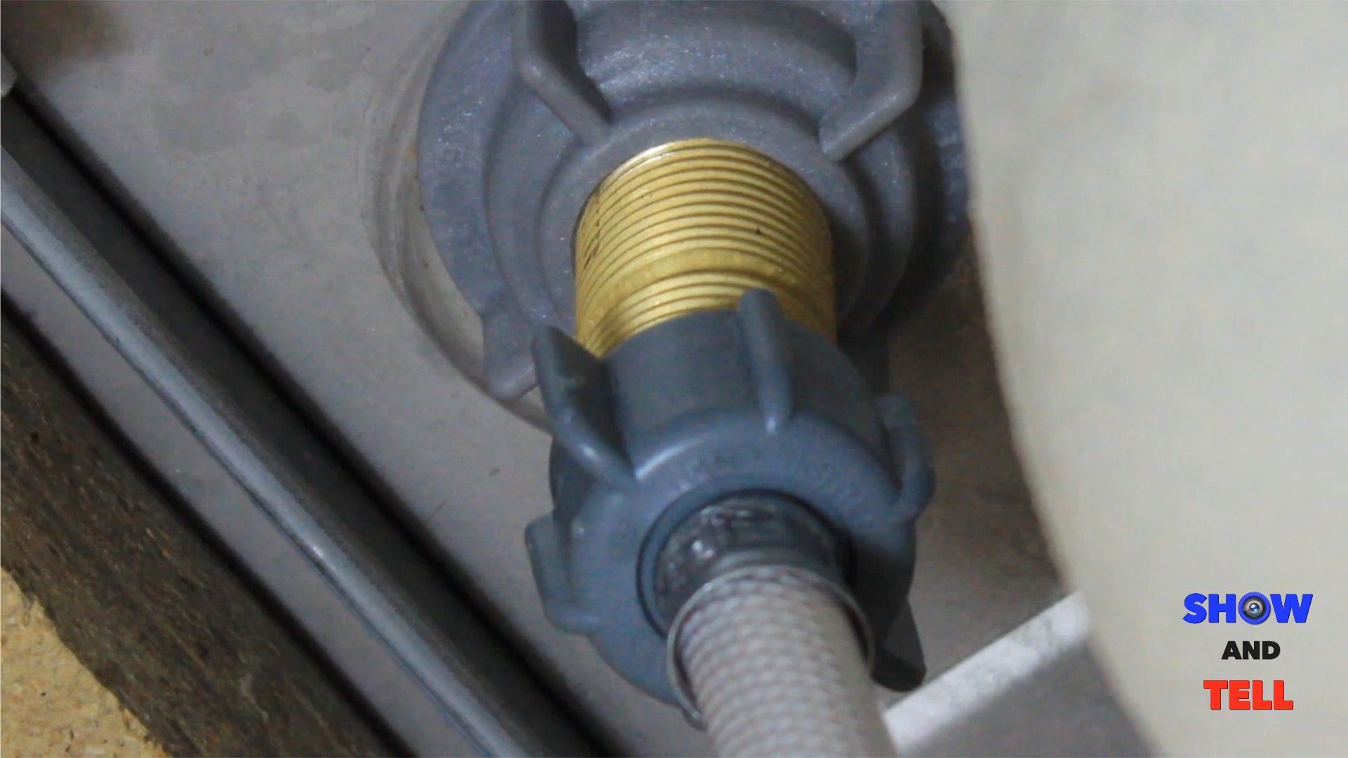 How to Replace a Kitchen Sink Faucet : 20 Steps (with Pictures ...