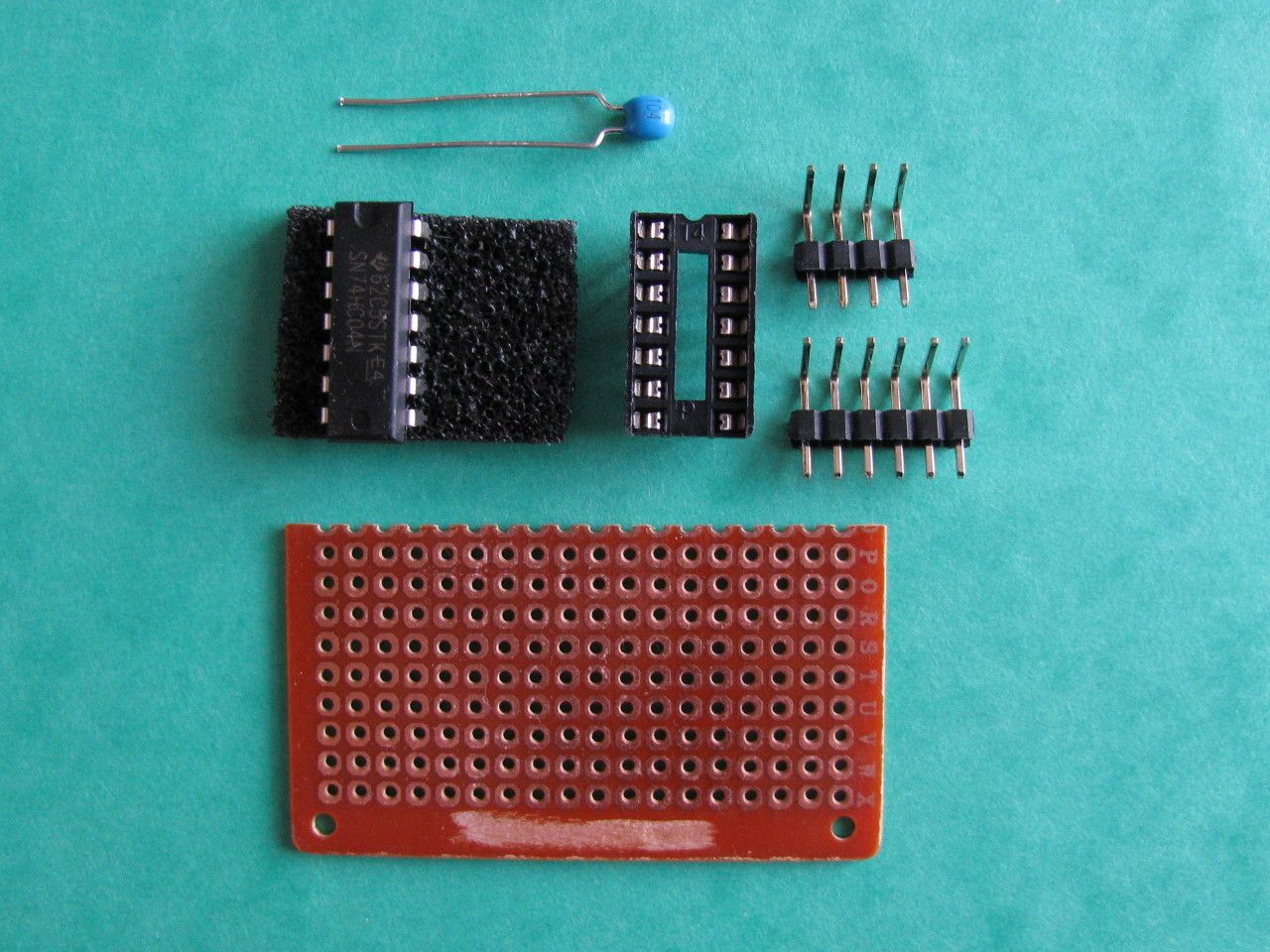 PICAXE Thermometer Prototype With DS18B20 Sensor and LCD Display : 8 ...