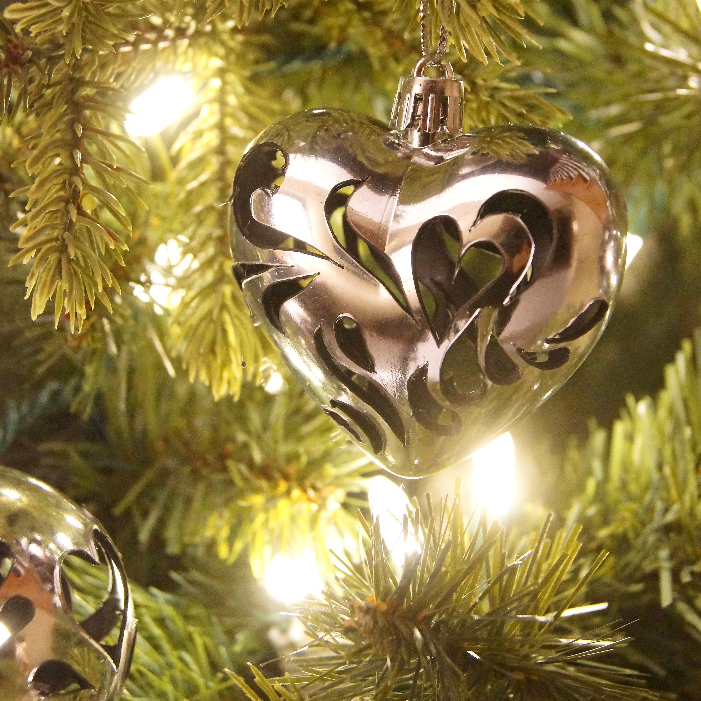 Hand Cut Filigree Christmas Ornaments : 6 Steps (with Pictures ...