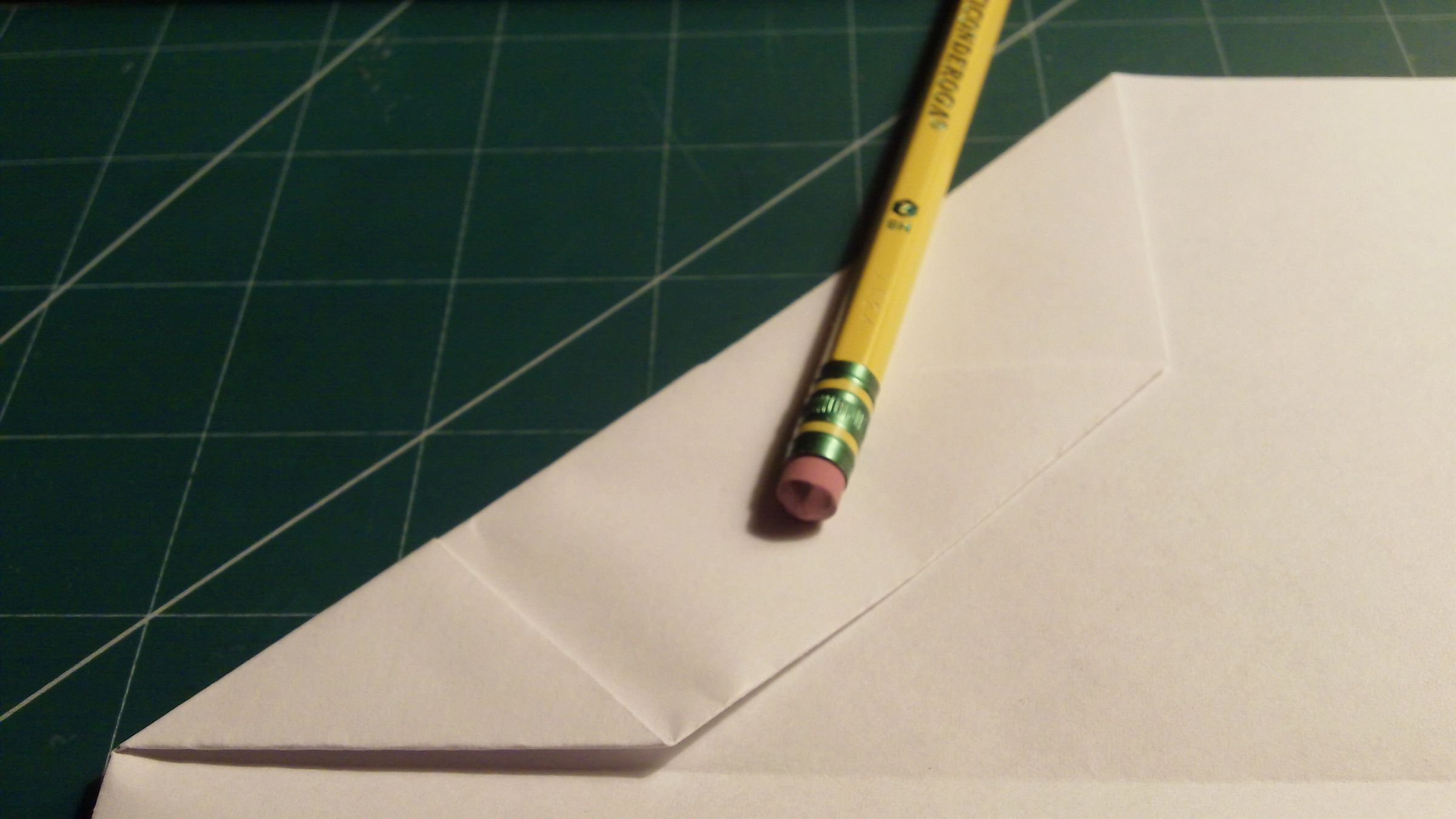 How to Make the Super Starstriker Paper Airplane : 7 Steps - Instructables