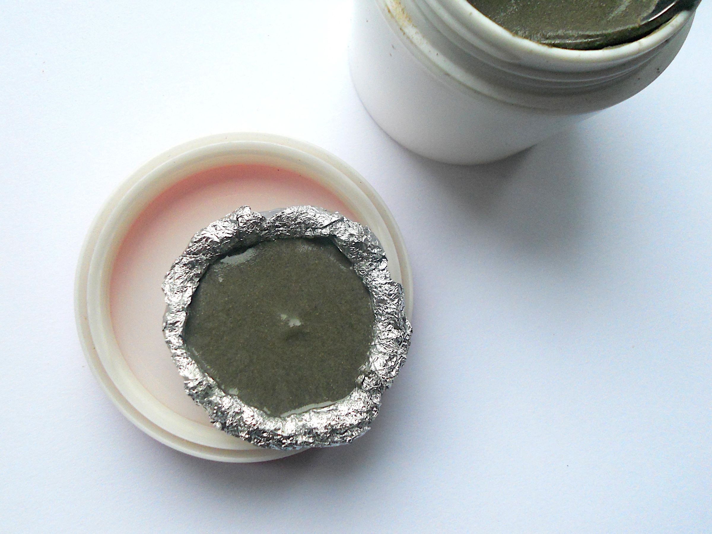 Concrete Buttons Using Foil and Glue : 12 Steps (with Pictures ...