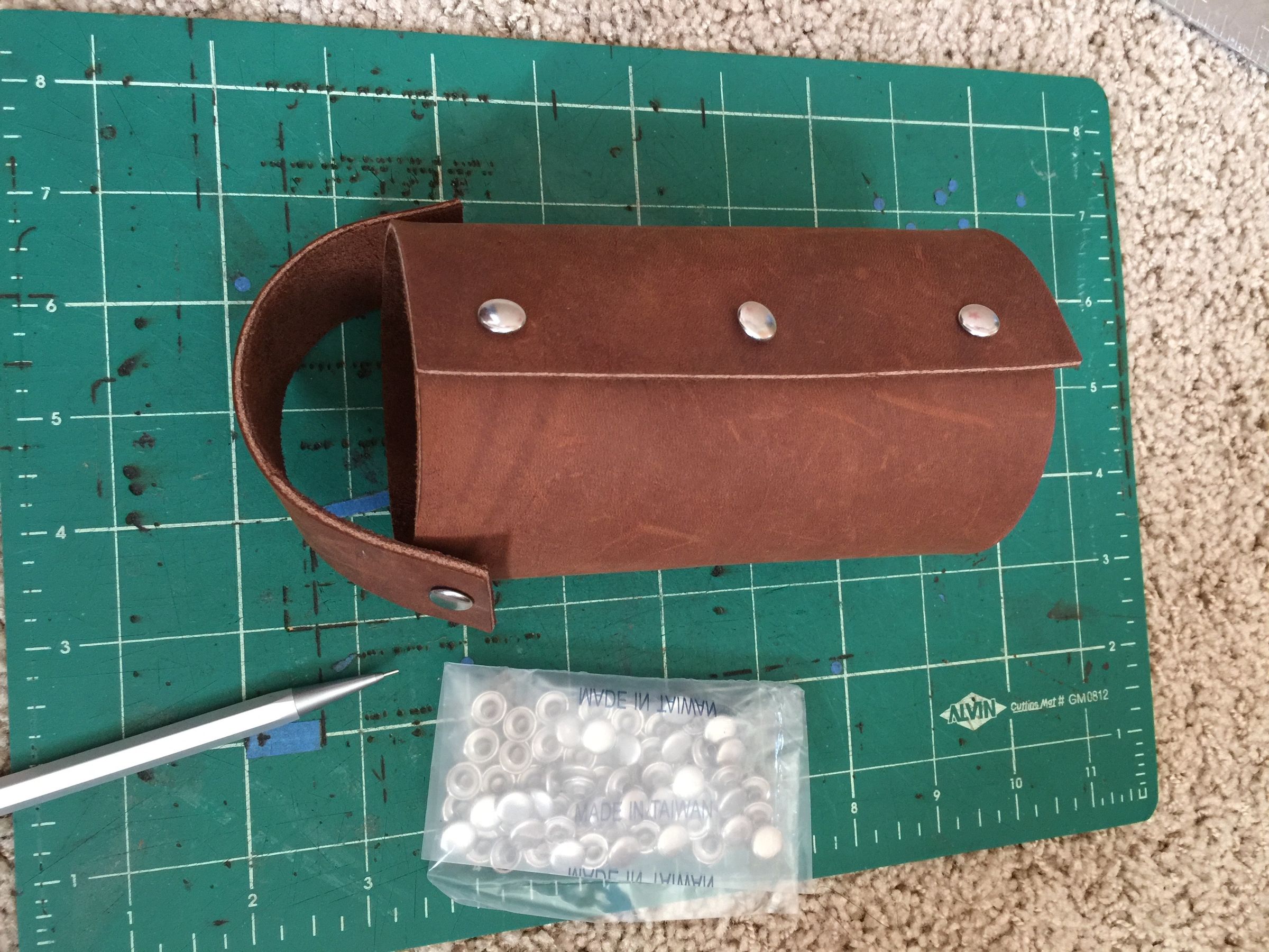 How to Make a Leather Water Bottle Holder / Holster : 5 Steps (with ...