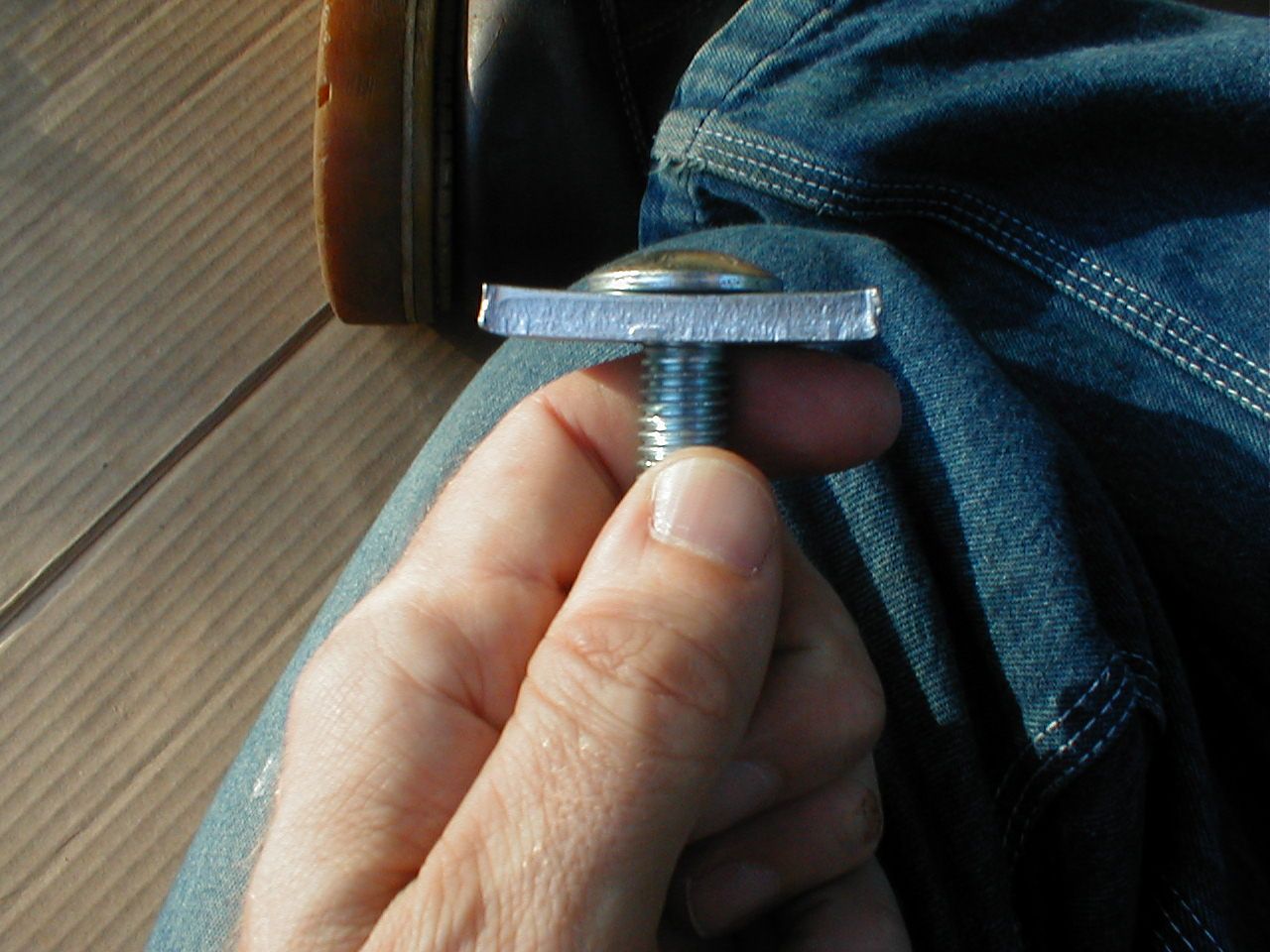 Installing a Trailer Hitch on a Small Car : 3 Steps (with Pictures ...