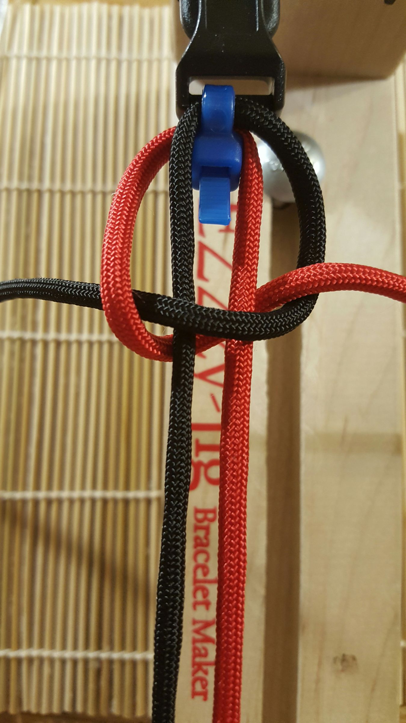 Paracord Snake : 10 Steps (with Pictures) - Instructables