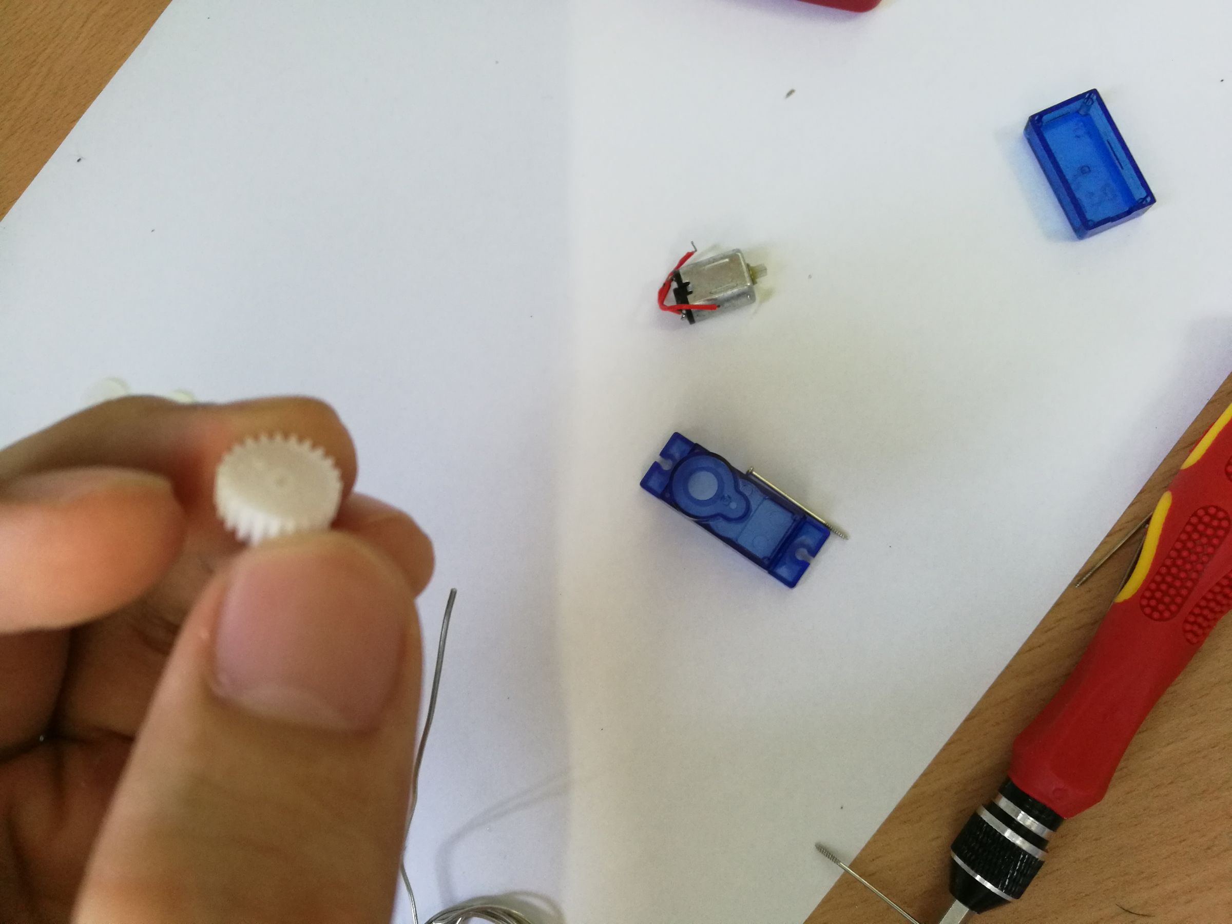 How to Modify a Micro Servo Motor (SG90) for Continuous Rotation : 6 ...