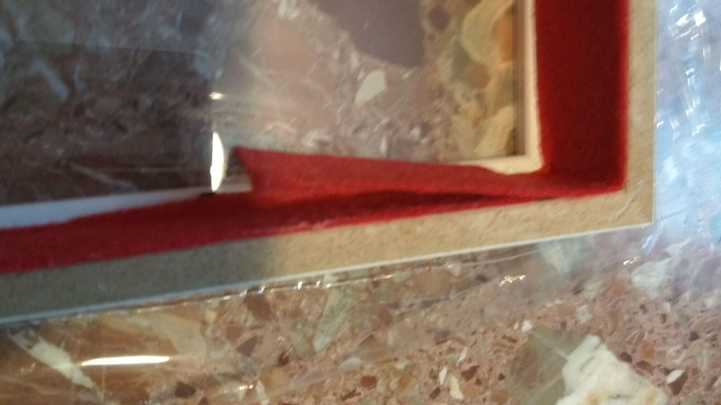 Frame to Wall Display Case : 10 Steps - Instructables