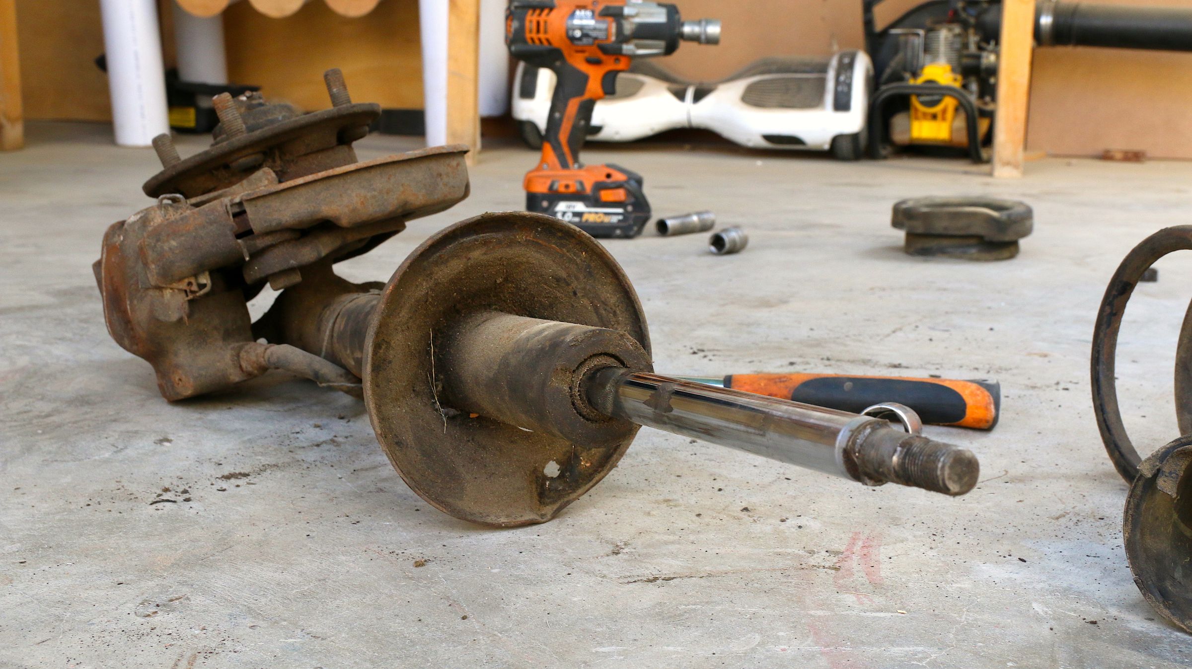 DIY Shock Absorber Stool : 9 Steps (with Pictures) - Instructables