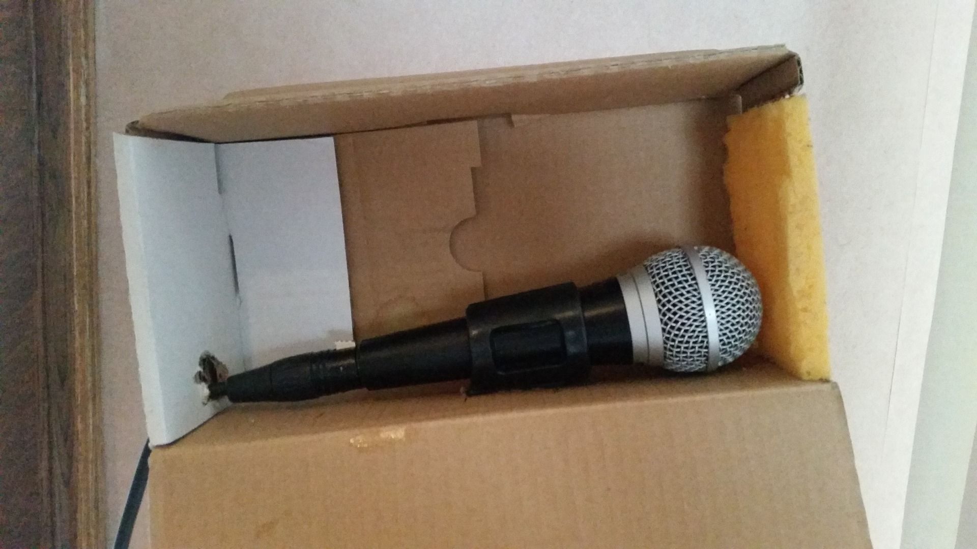 Cardboard Microphone Pop Filter : 6 Steps (with Pictures) - Instructables