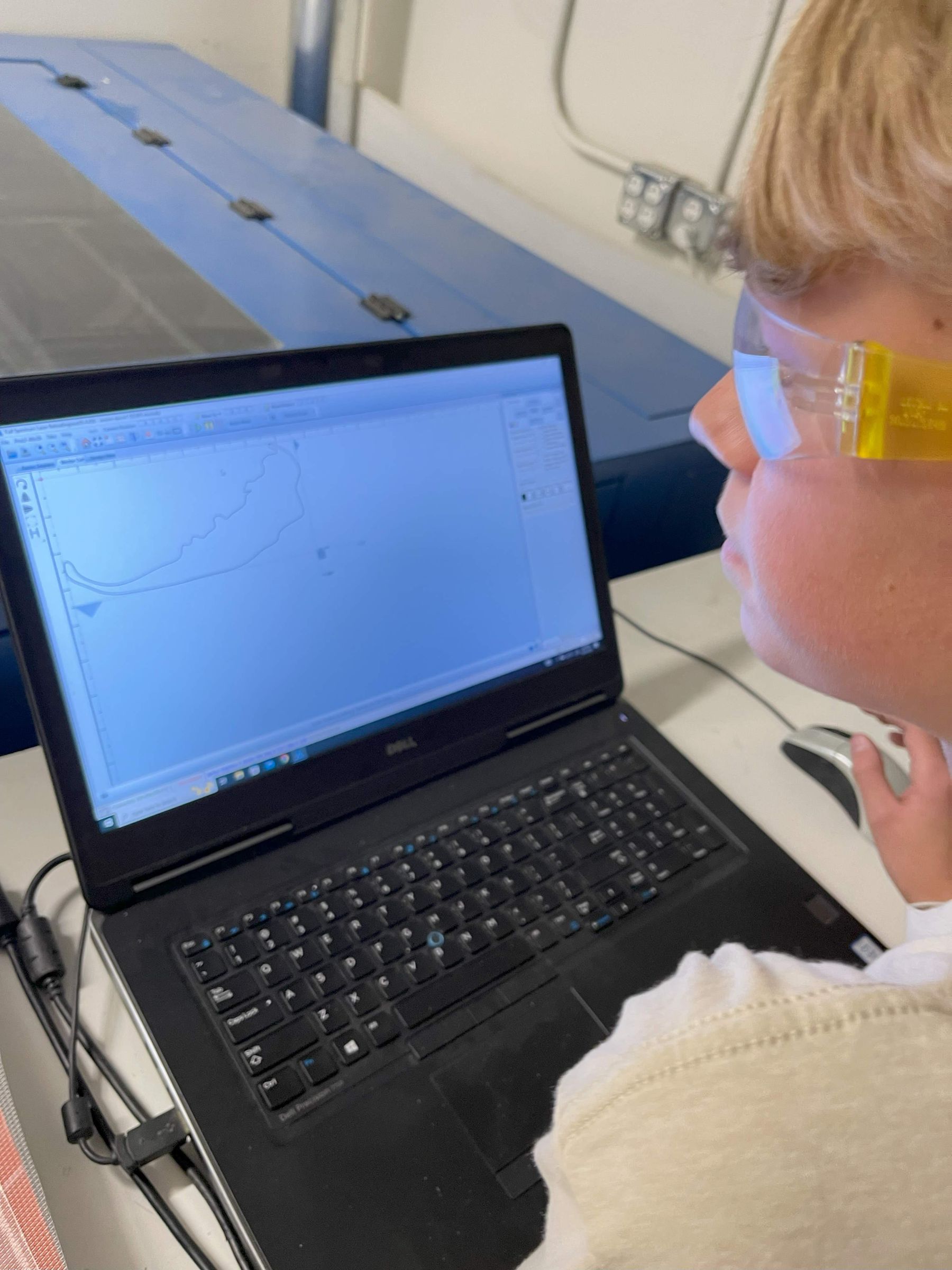 Venom Costume - Eddie Brock With a Symbiote - Puppet and an Extra Arm ...