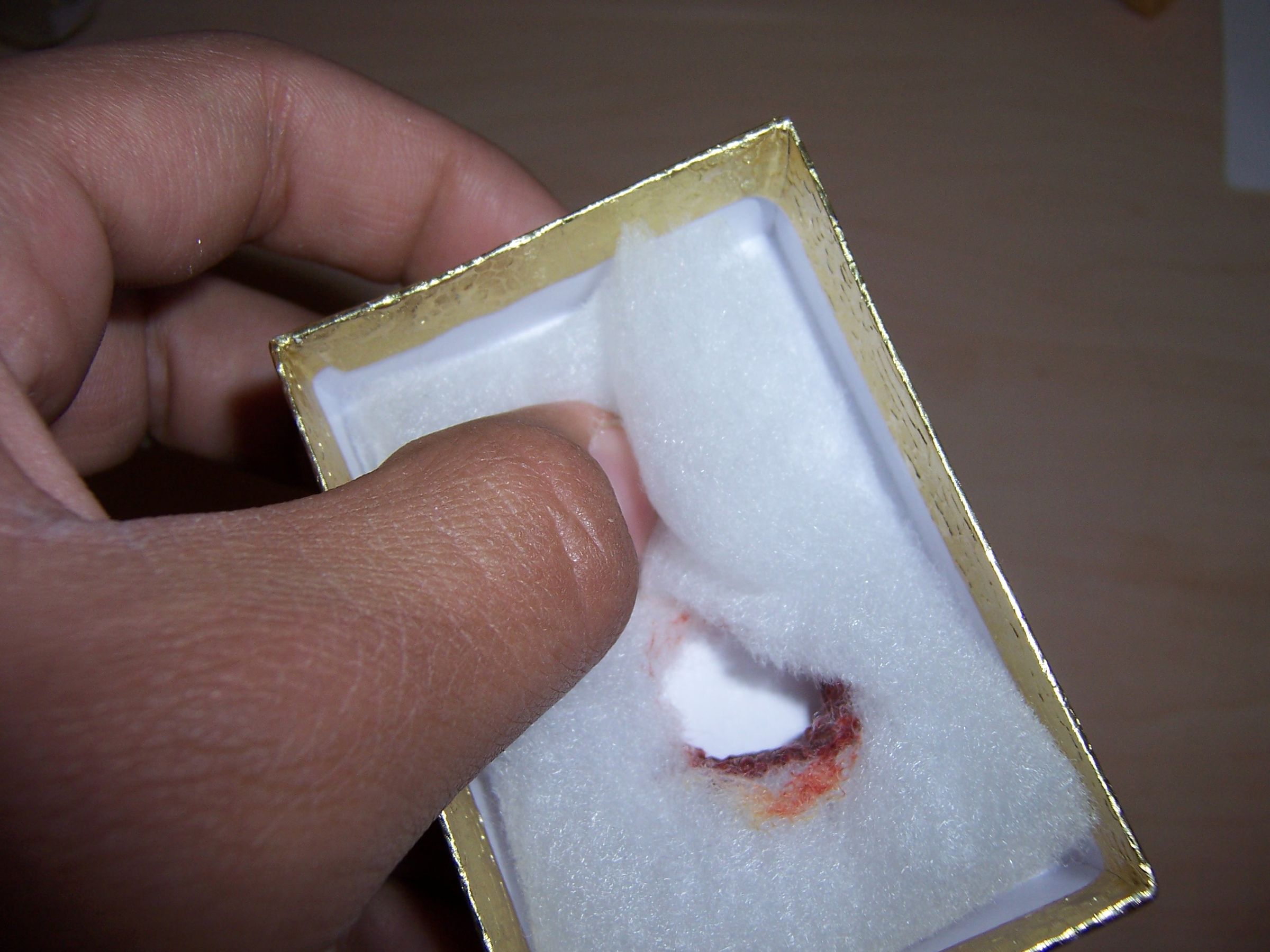 How to Make the Finger in a Box Prank! : 6 Steps - Instructables