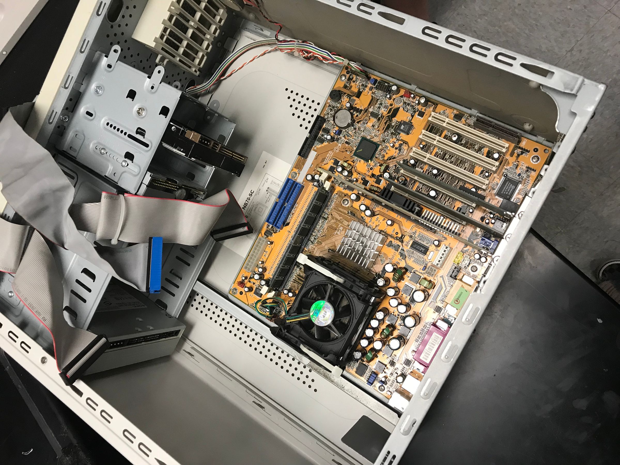 Taking Apart a Computer : 11 Steps - Instructables