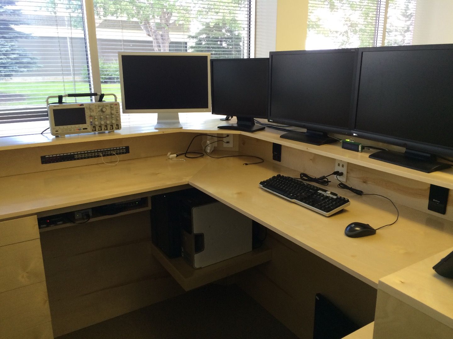 Standing Desk for Engineers : 8 Steps (with Pictures) - Instructables