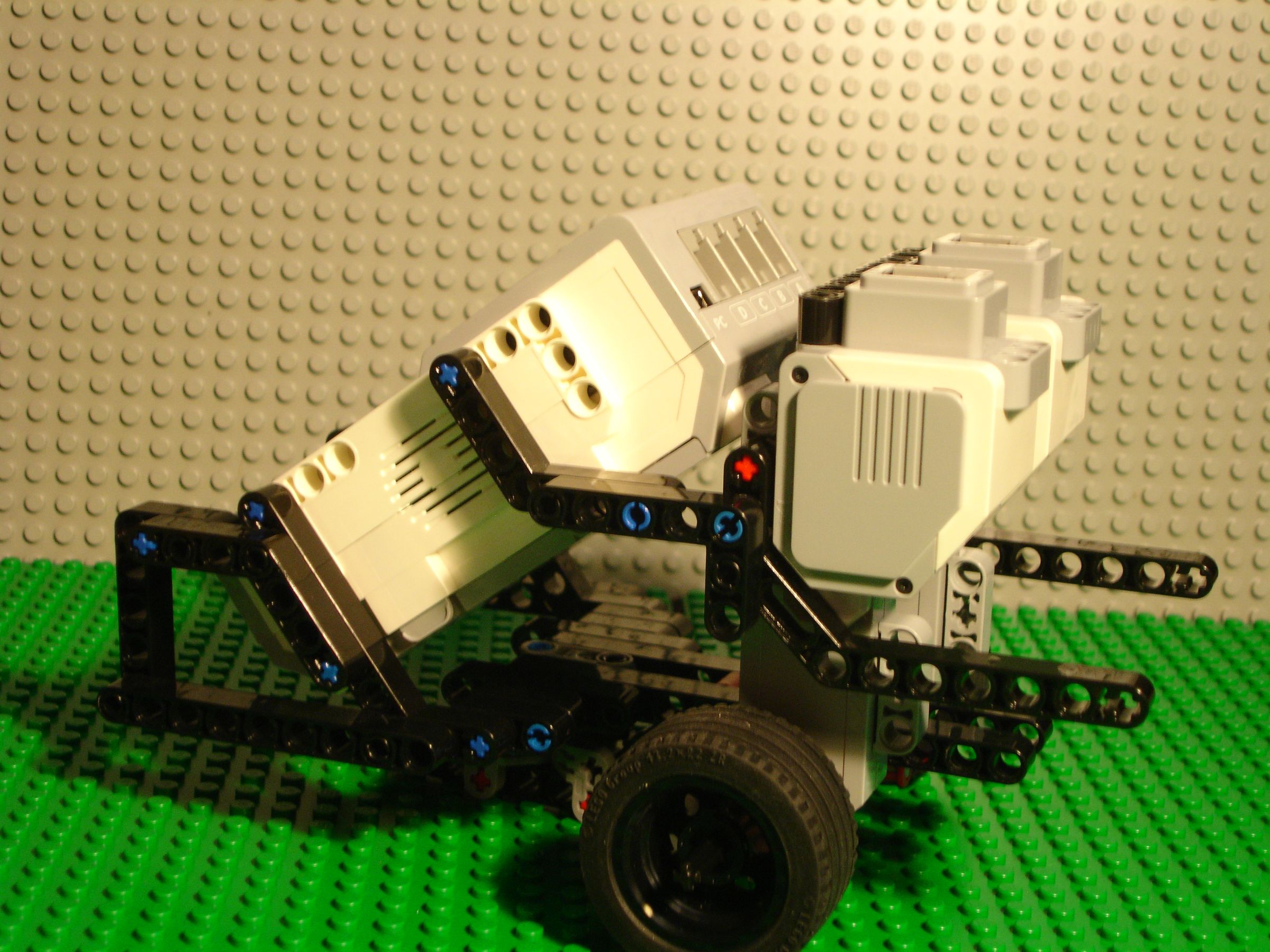 Build a Simple LEGO Starter Robot : 7 Steps - Instructables