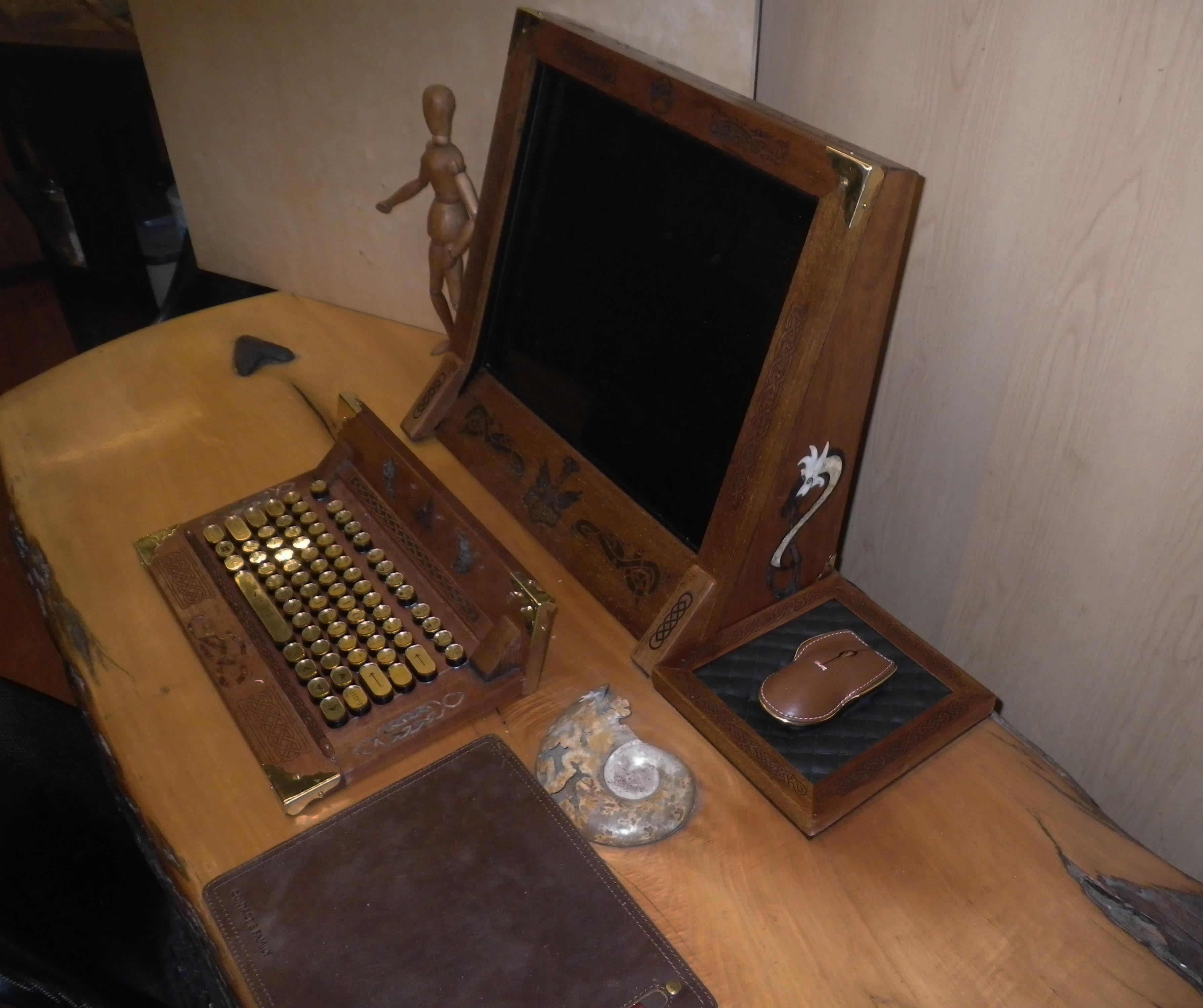 Steampunk Keyboard & Monitor : 3 Steps - Instructables