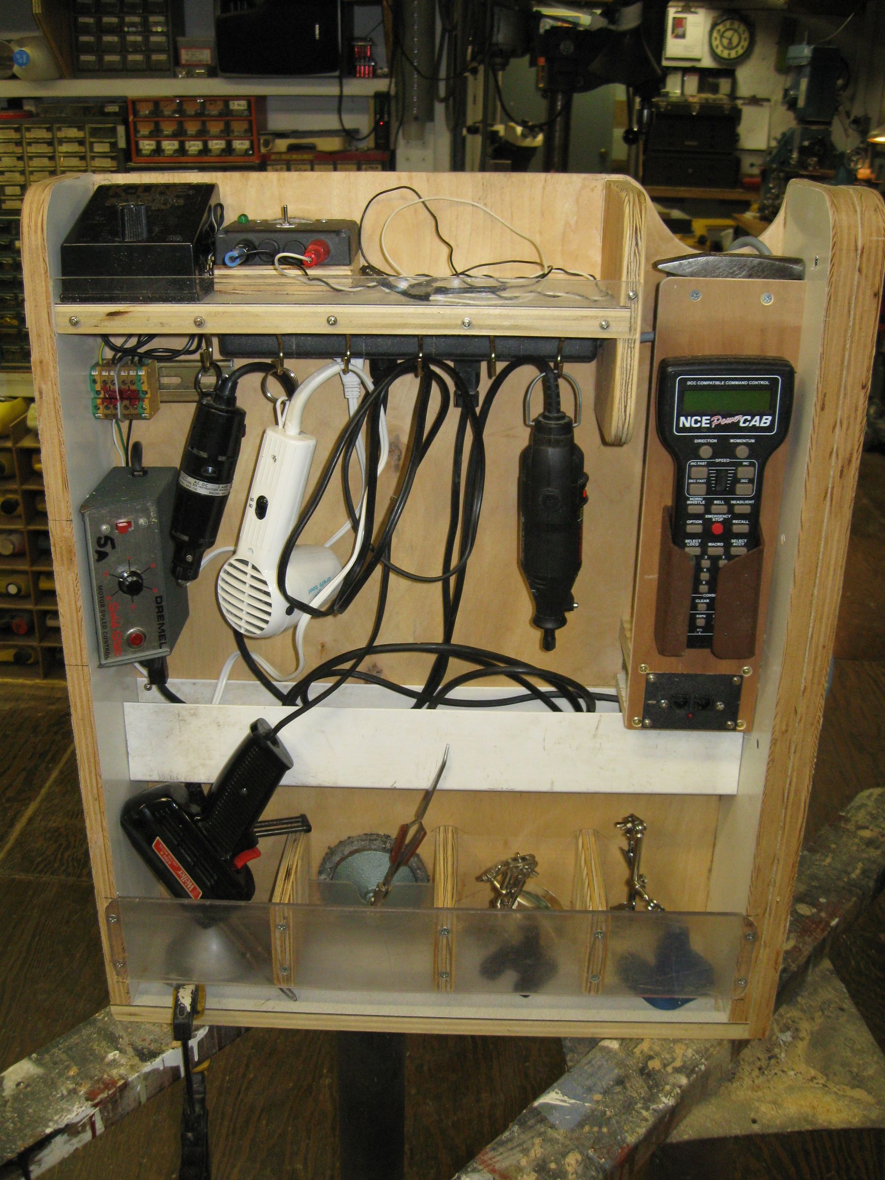 Jim's Model Railroad Work Bench : 11 Steps (with Pictures) - Instructables