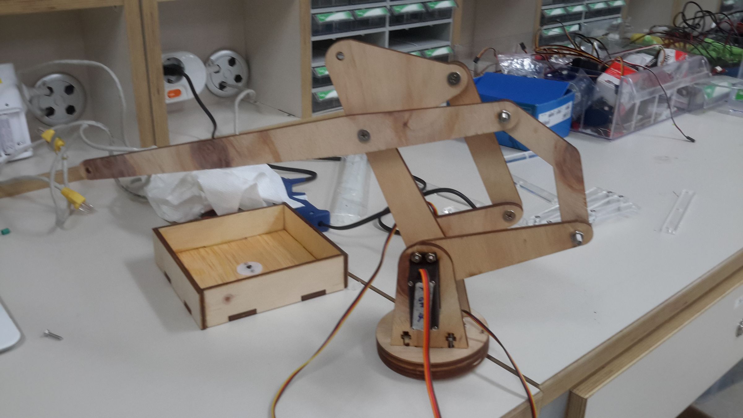 Robot Arm for Laser Cut : 9 Steps - Instructables