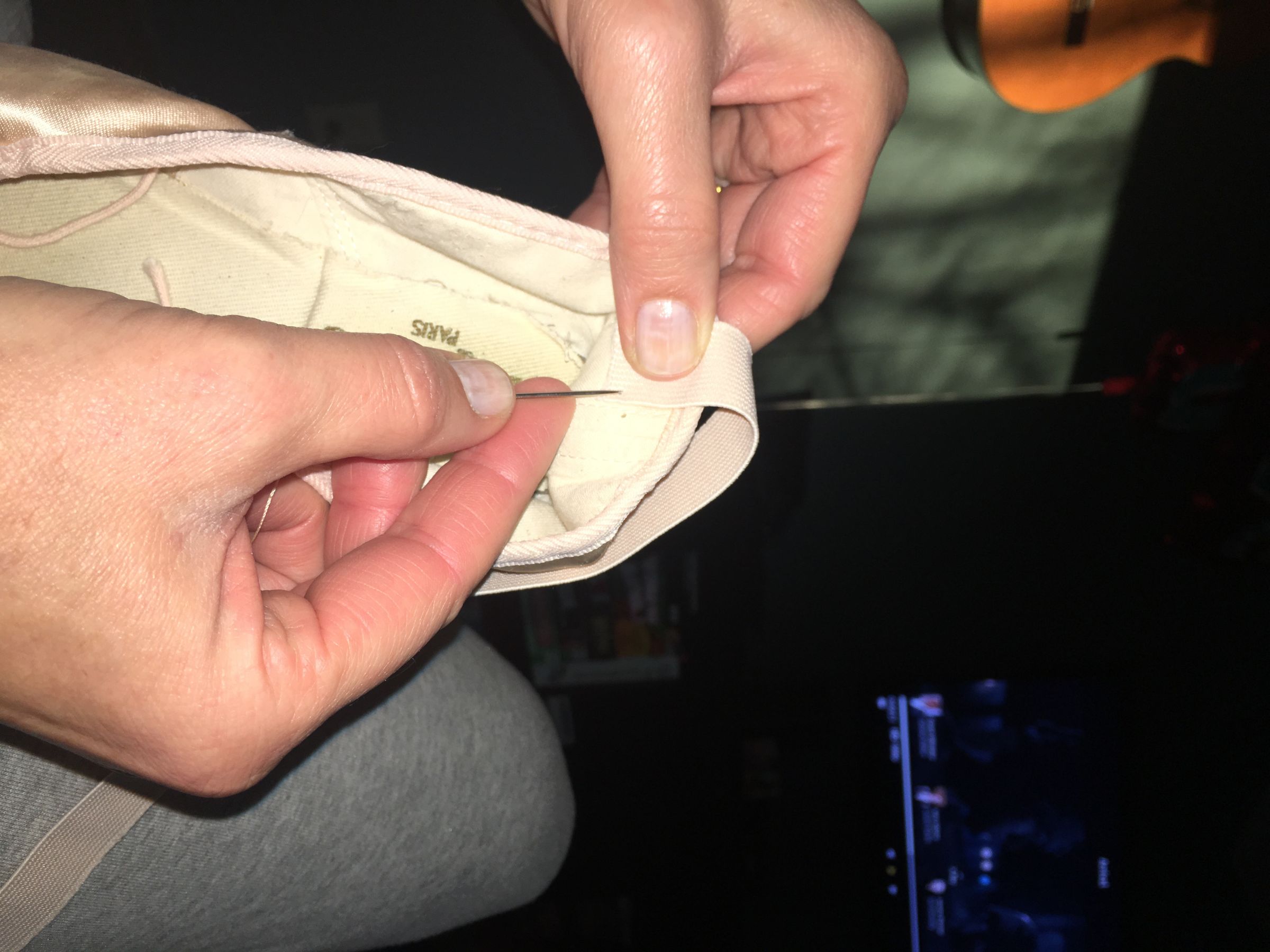 How to Sew Pointe Shoes for Beginners : 7 Steps - Instructables
