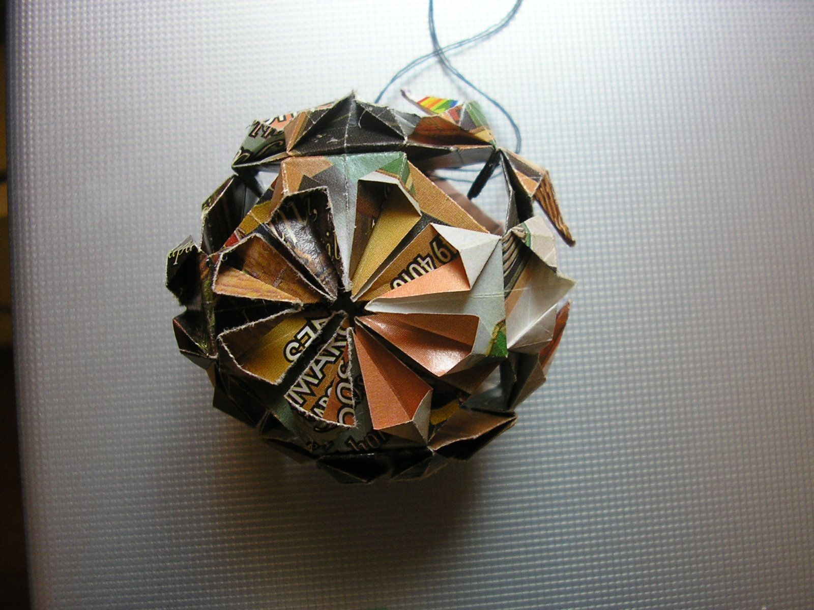 Paper Ball Ornaments for Your Christmas Tree : 12 Steps (with Pictures ...