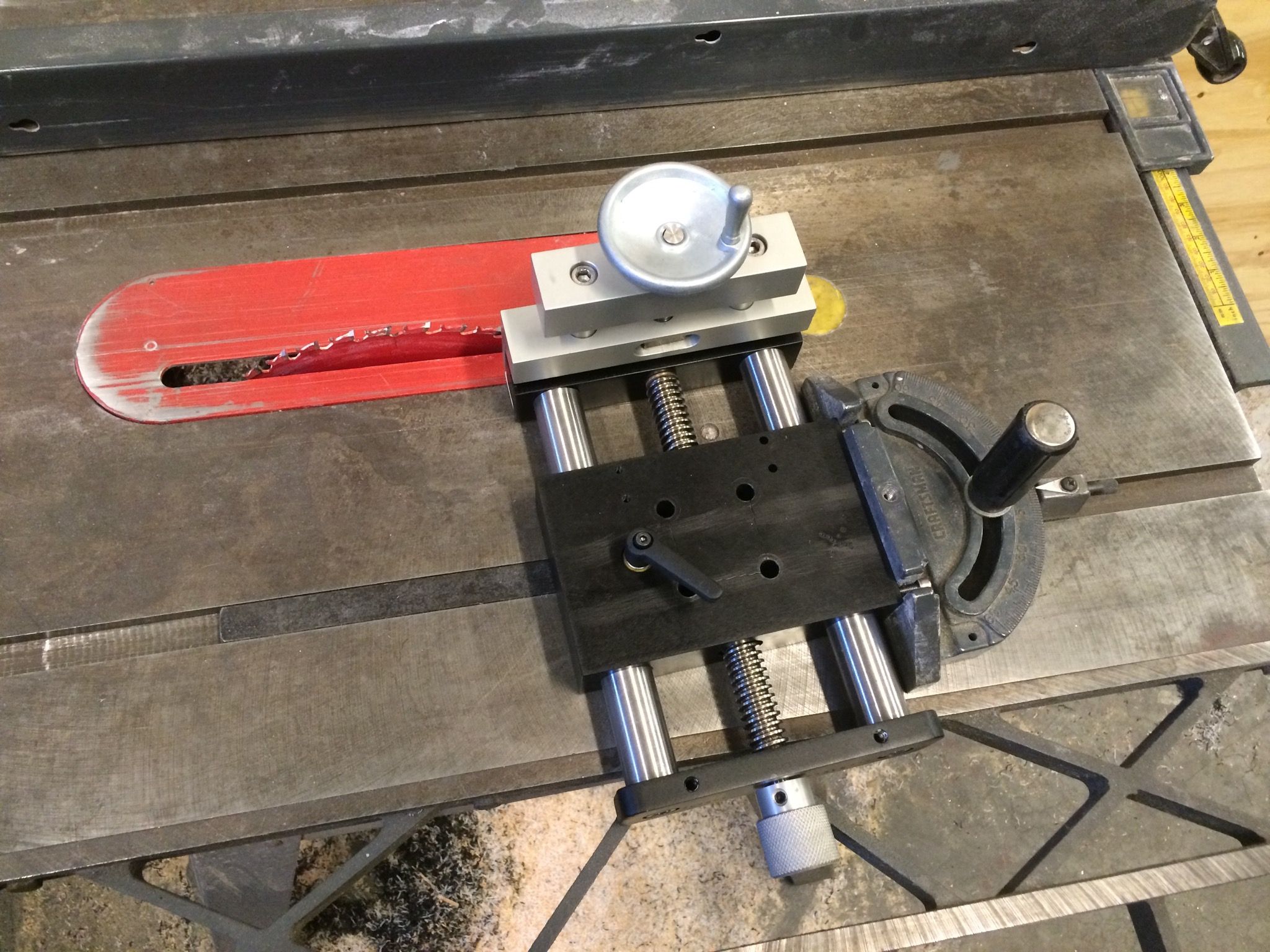 Universal Table Saw Jig : 4 Steps (with Pictures) - Instructables