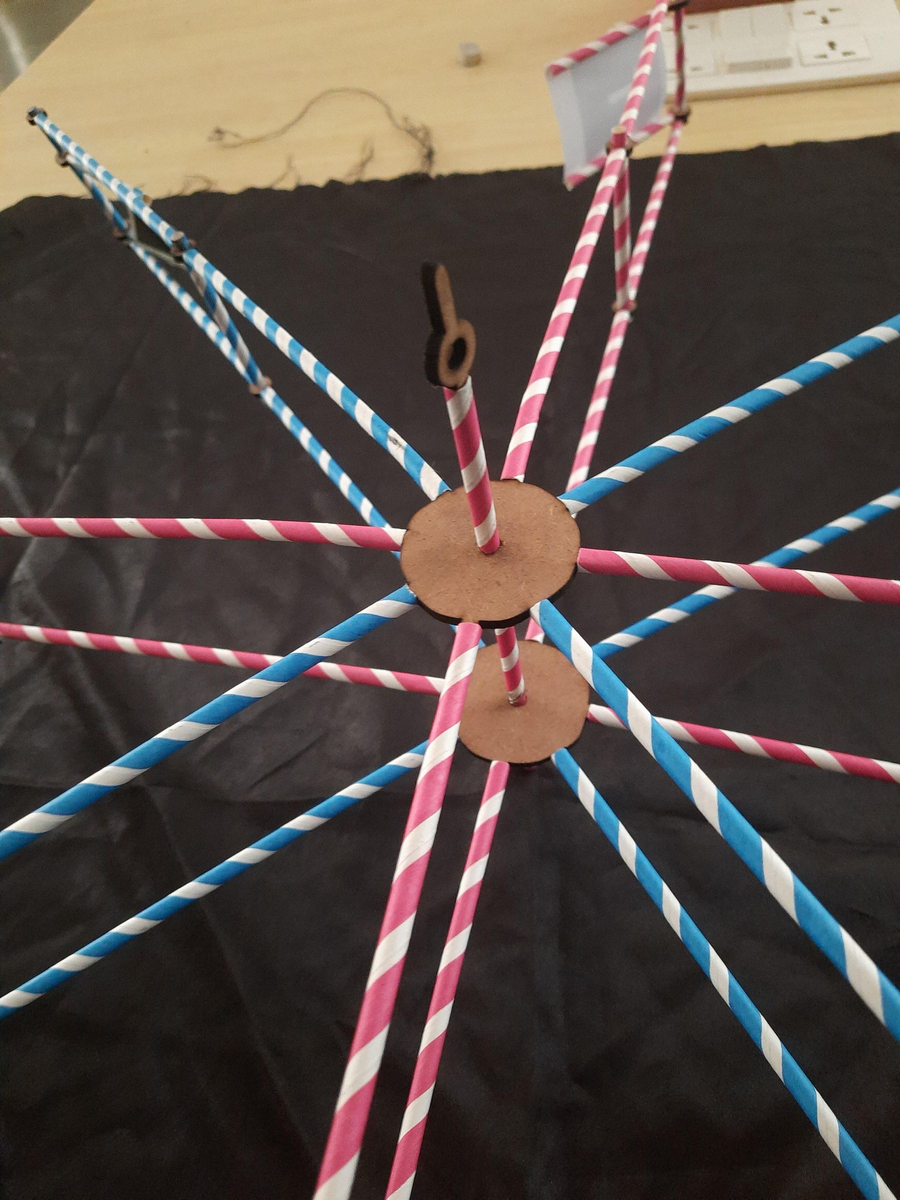 Ferris Wheel by Paper Straw ( Eco Friendly Materials) : 4 Steps ...