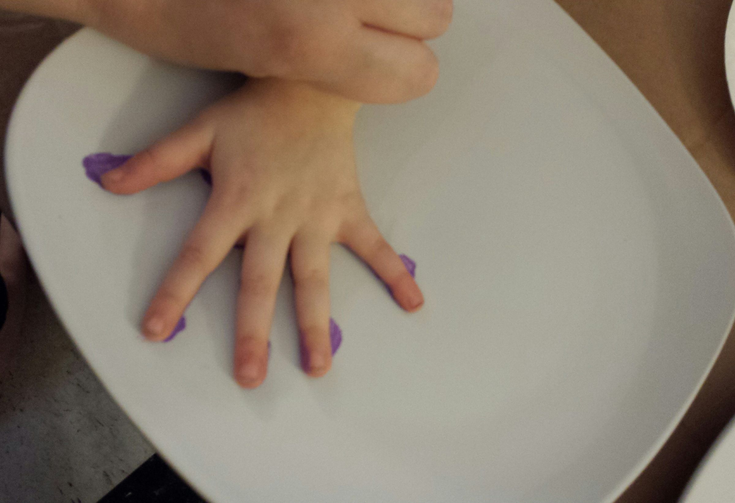 Simple (inexpensive) Handprint Gift for the Grandparents or Parents ...