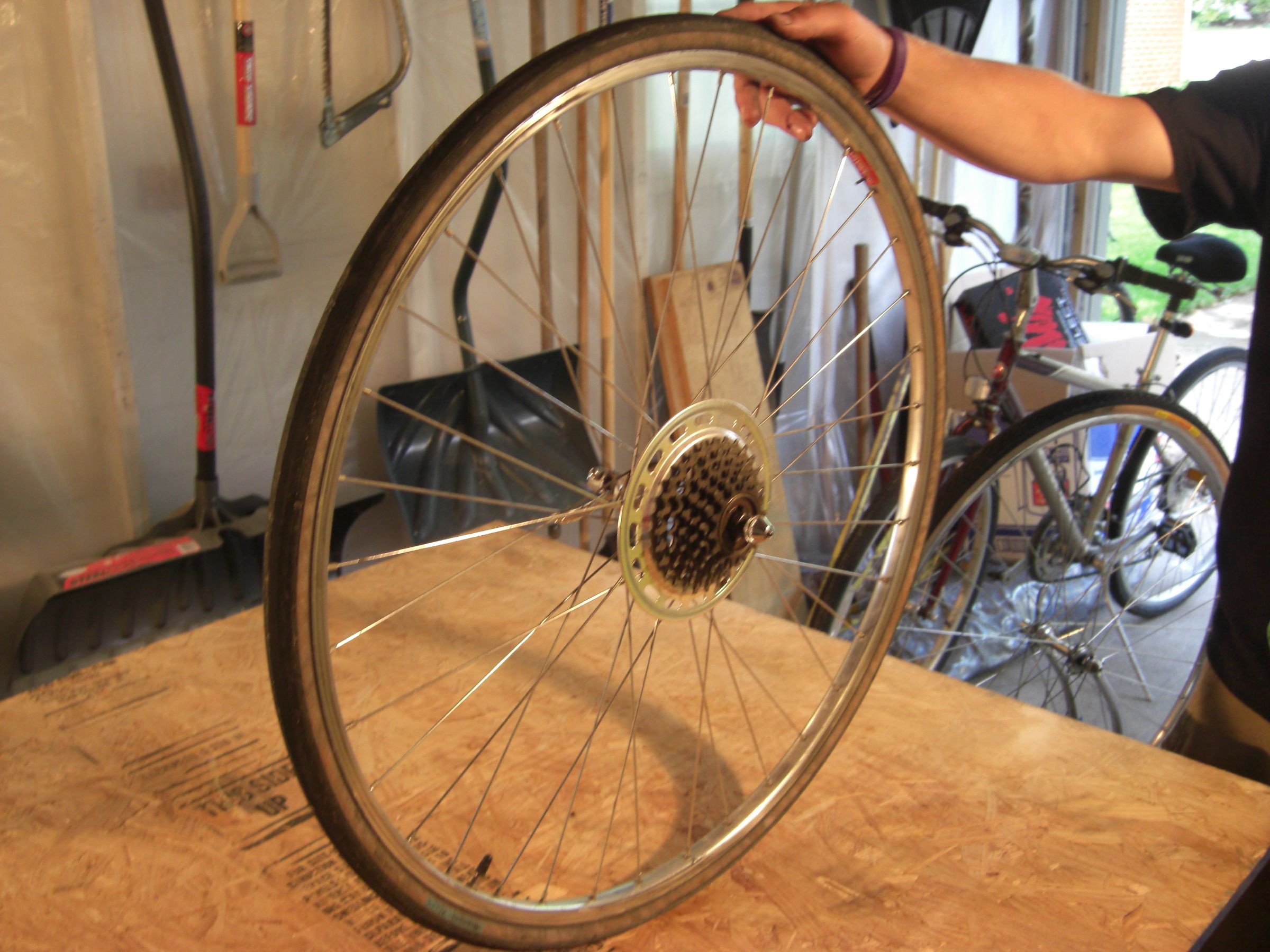 Replacing Bike Tire and Tube on a Road Bike : 5 Steps - Instructables