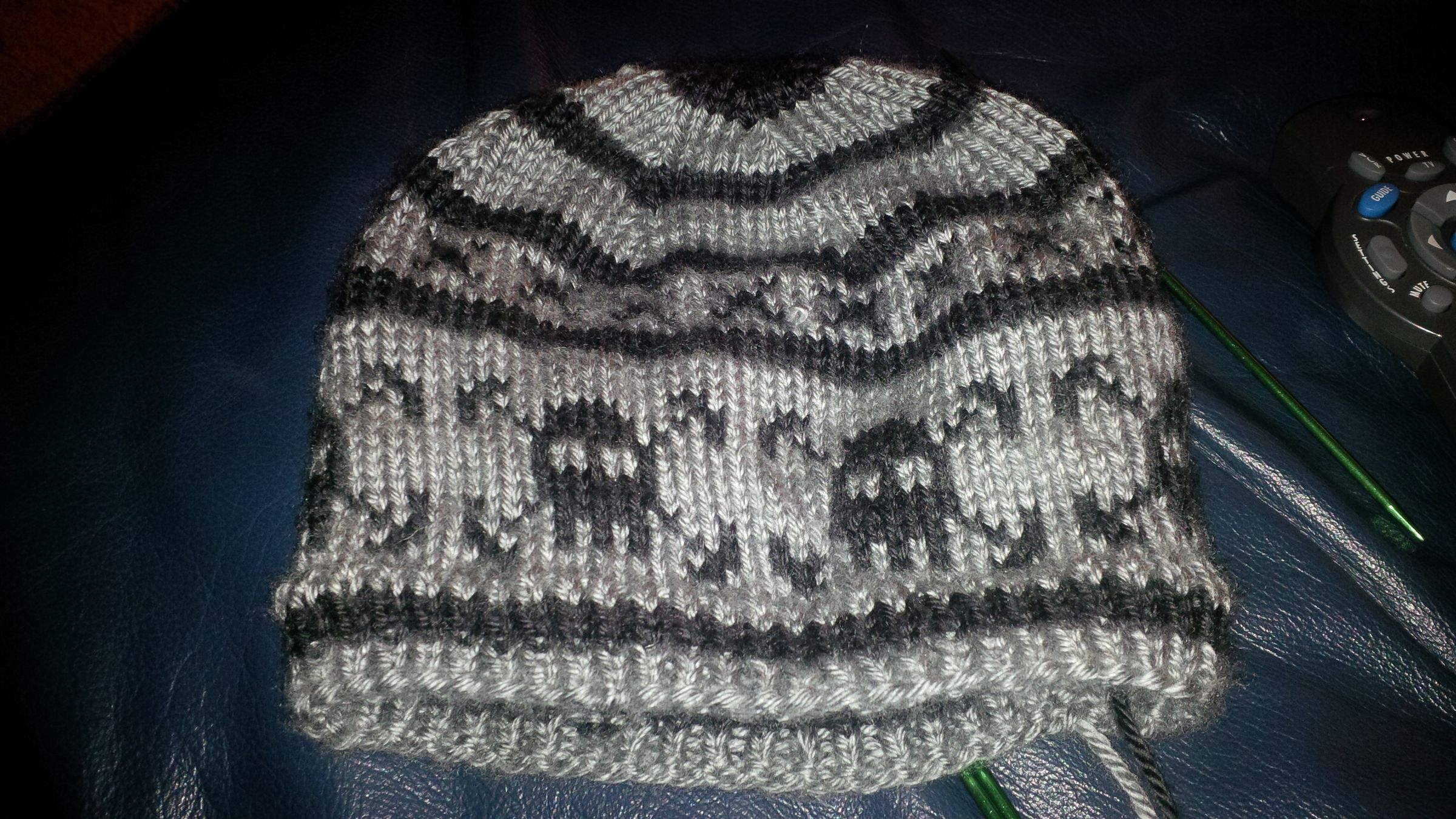 Knitted Skull and Bones Hat for Toddler : 4 Steps - Instructables