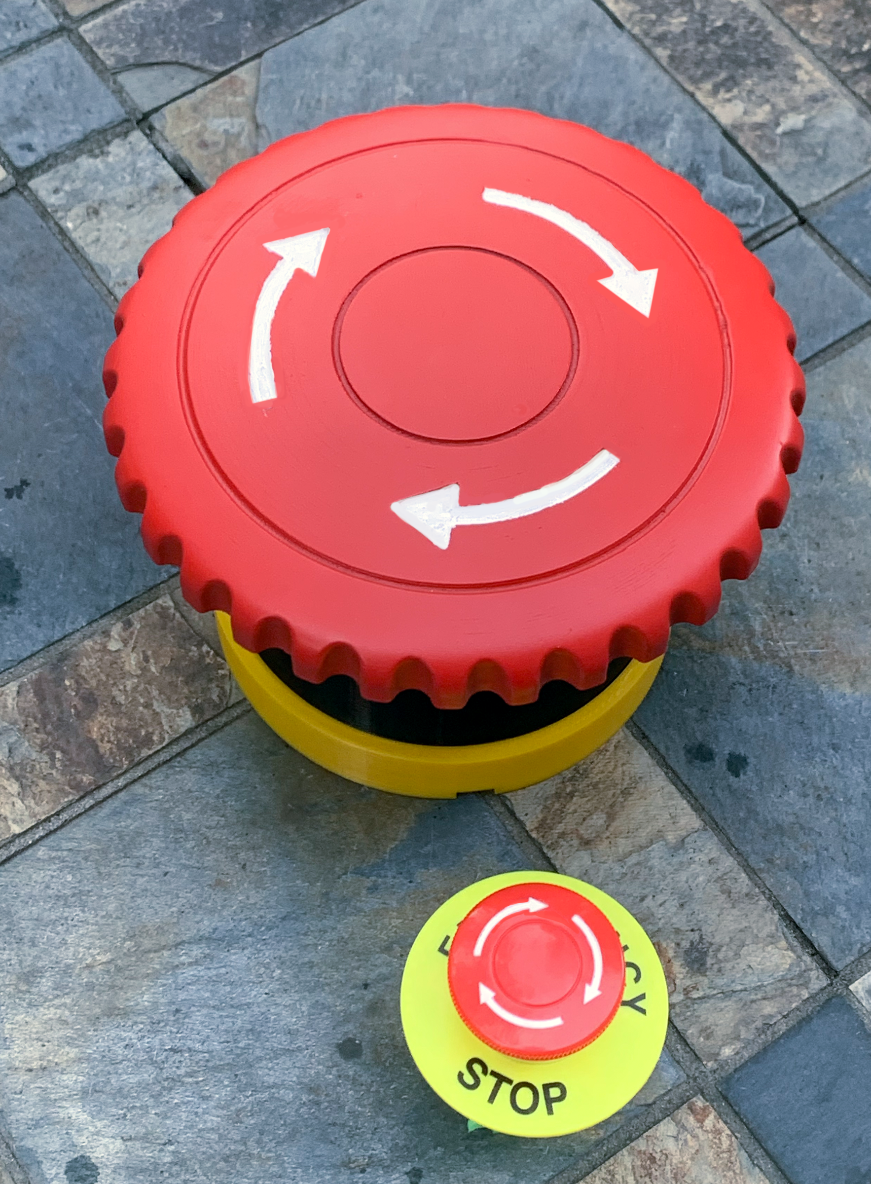 Giant Functioning Emergency Stop Button : 11 Steps (with Pictures) - Instructables