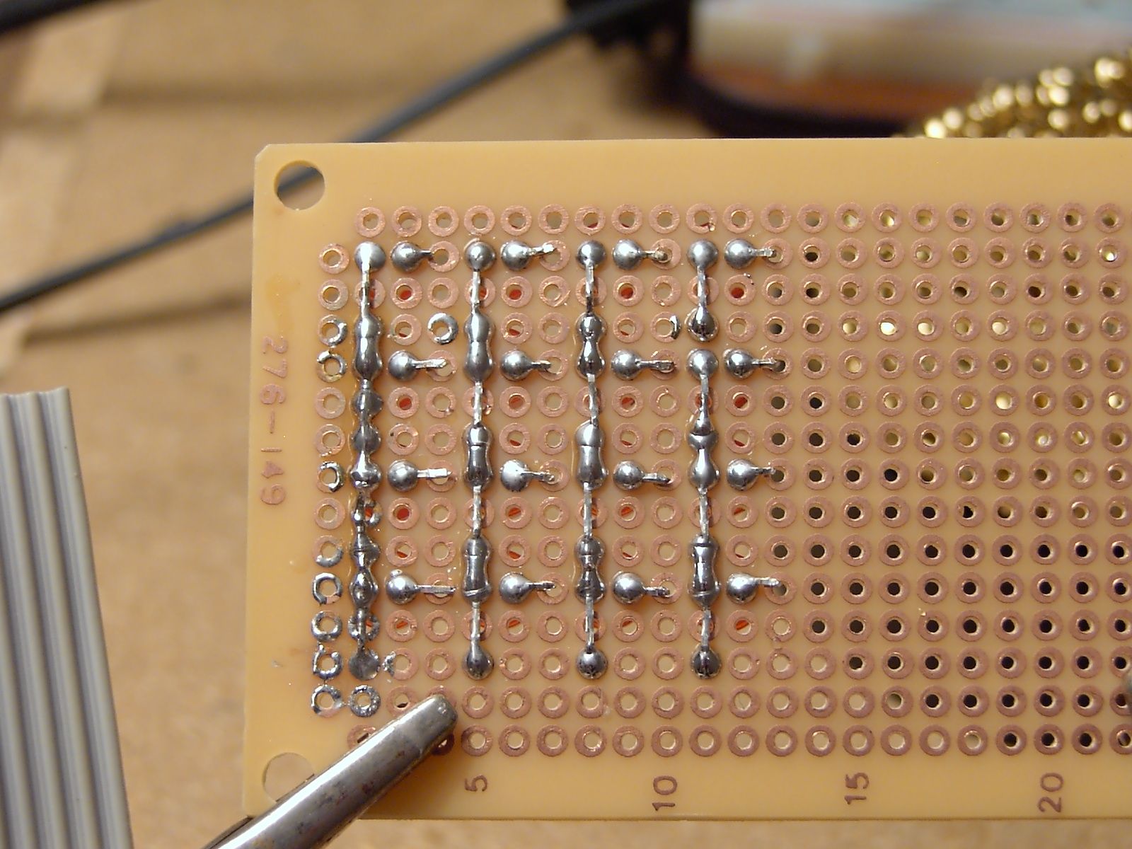 Single Chip, 2 Wire 4x4 LED Matrix - Instructables