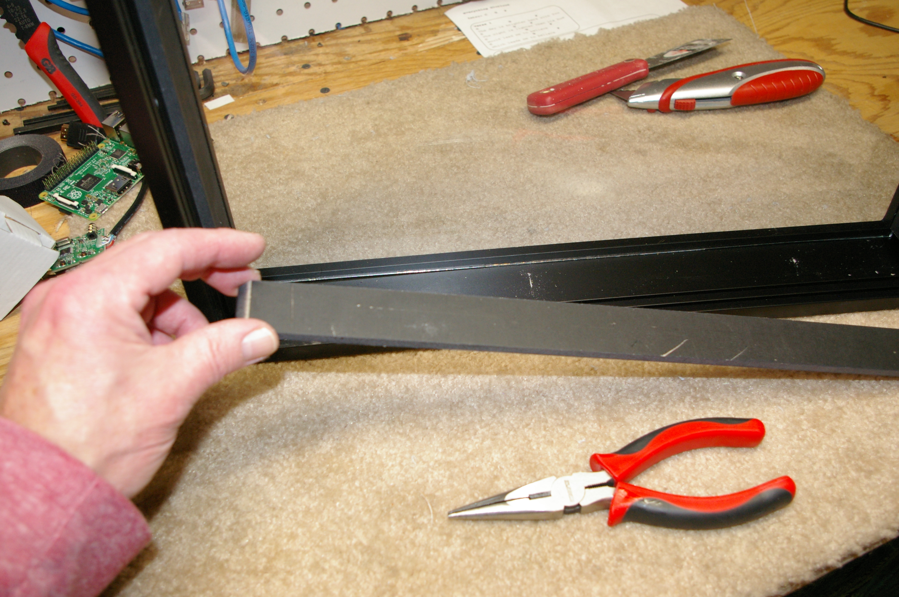 Wireless Raspberry Pi Digital Picture Frame in a Shadow Box : 10 Steps ...