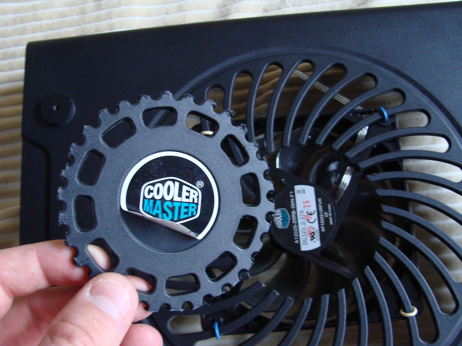 Upgrade Your Laptop Cooling Pad : 8 Steps (with Pictures) - Instructables