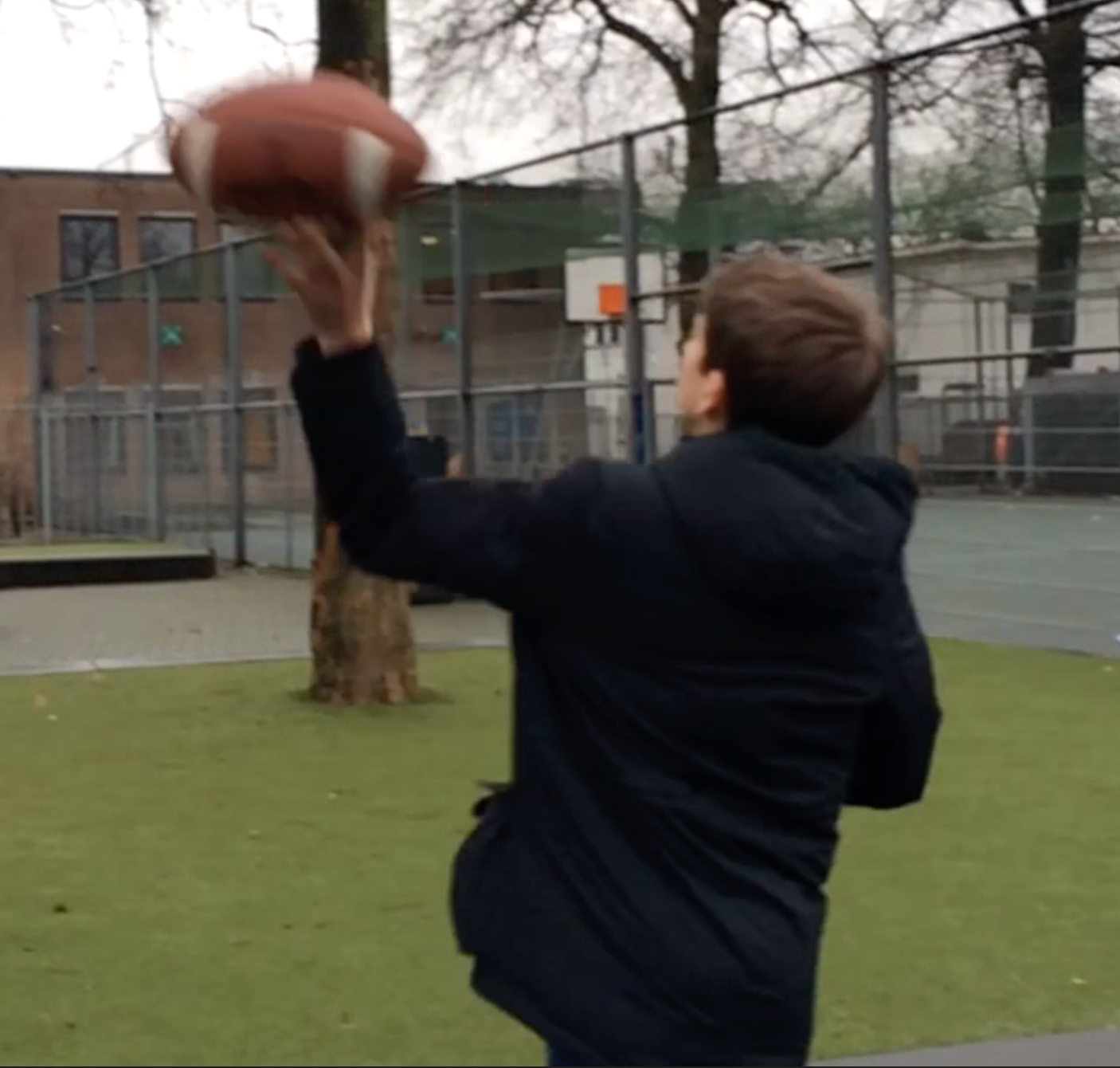 How to Throw an American Football : 4 Steps - Instructables