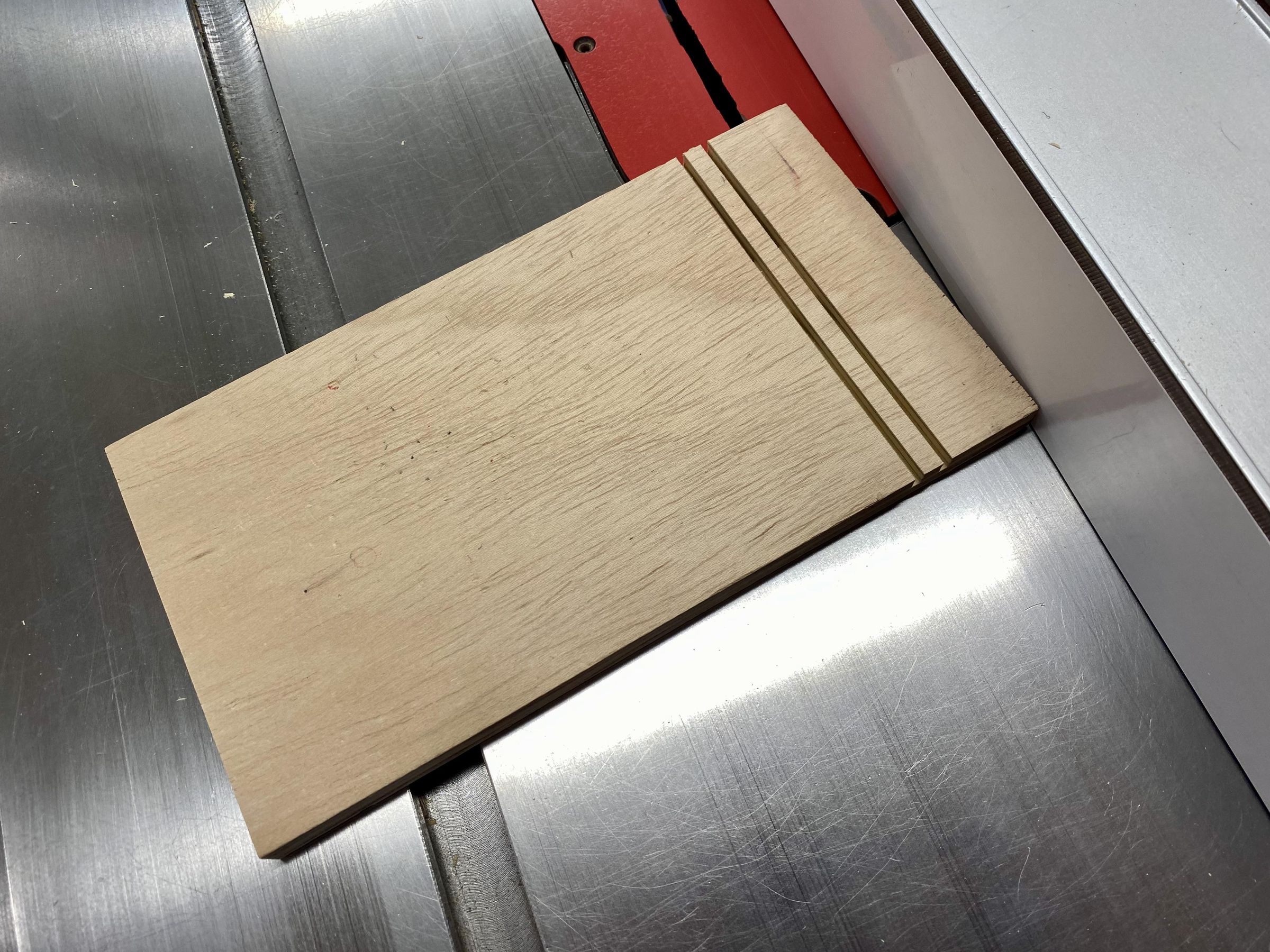 Thin-Strip Cutting Jig With Micro Adjustment : 4 Steps (with Pictures ...