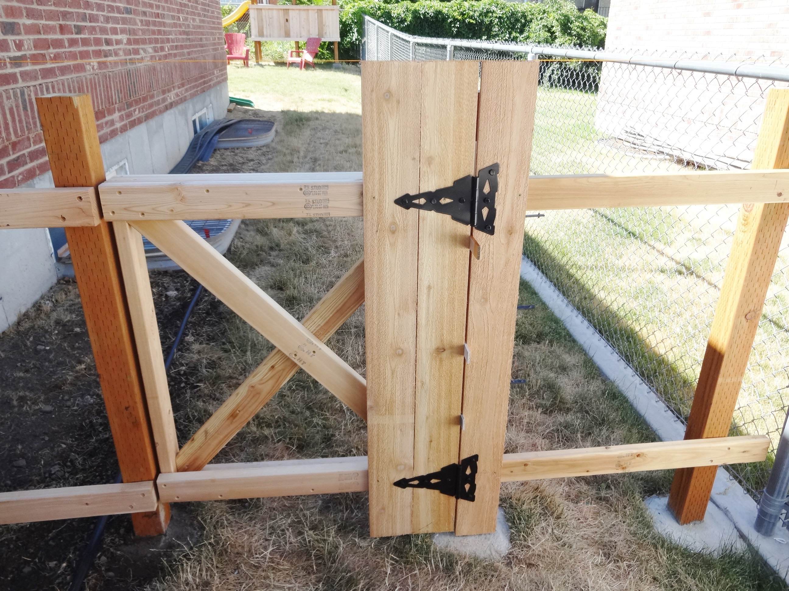 Build a Wooden Fence and Gate : 13 Steps (with Pictures) - Instructables
