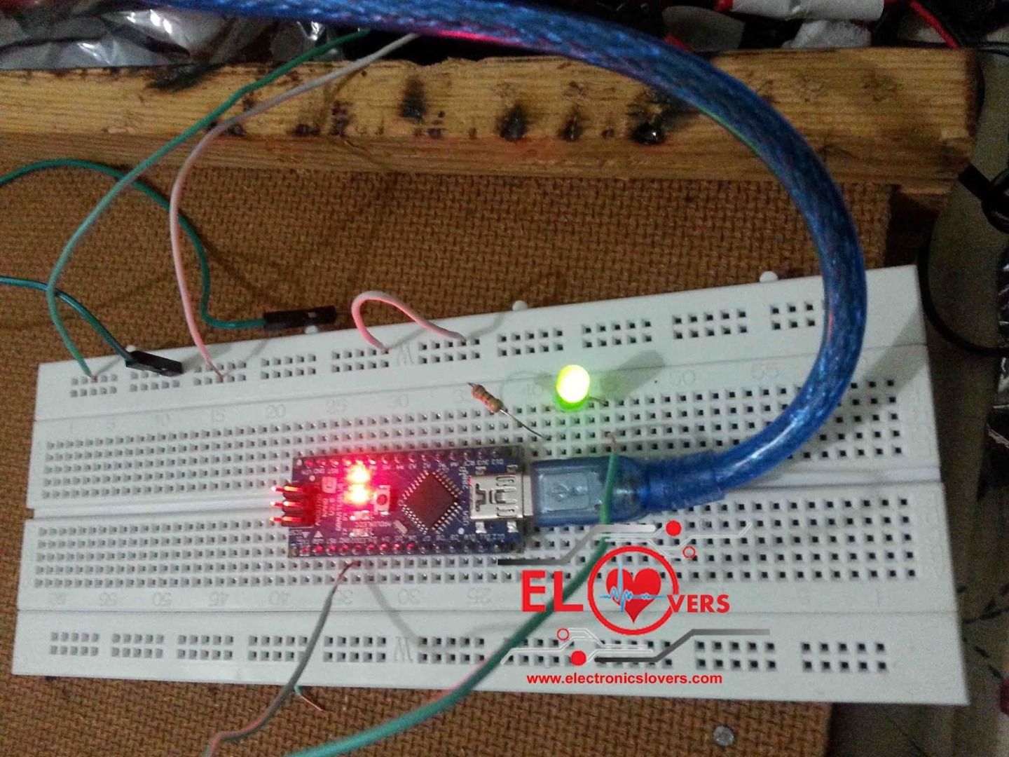 Home Made Maximum Power Point Tracking (MPPT) Charge Controller ...