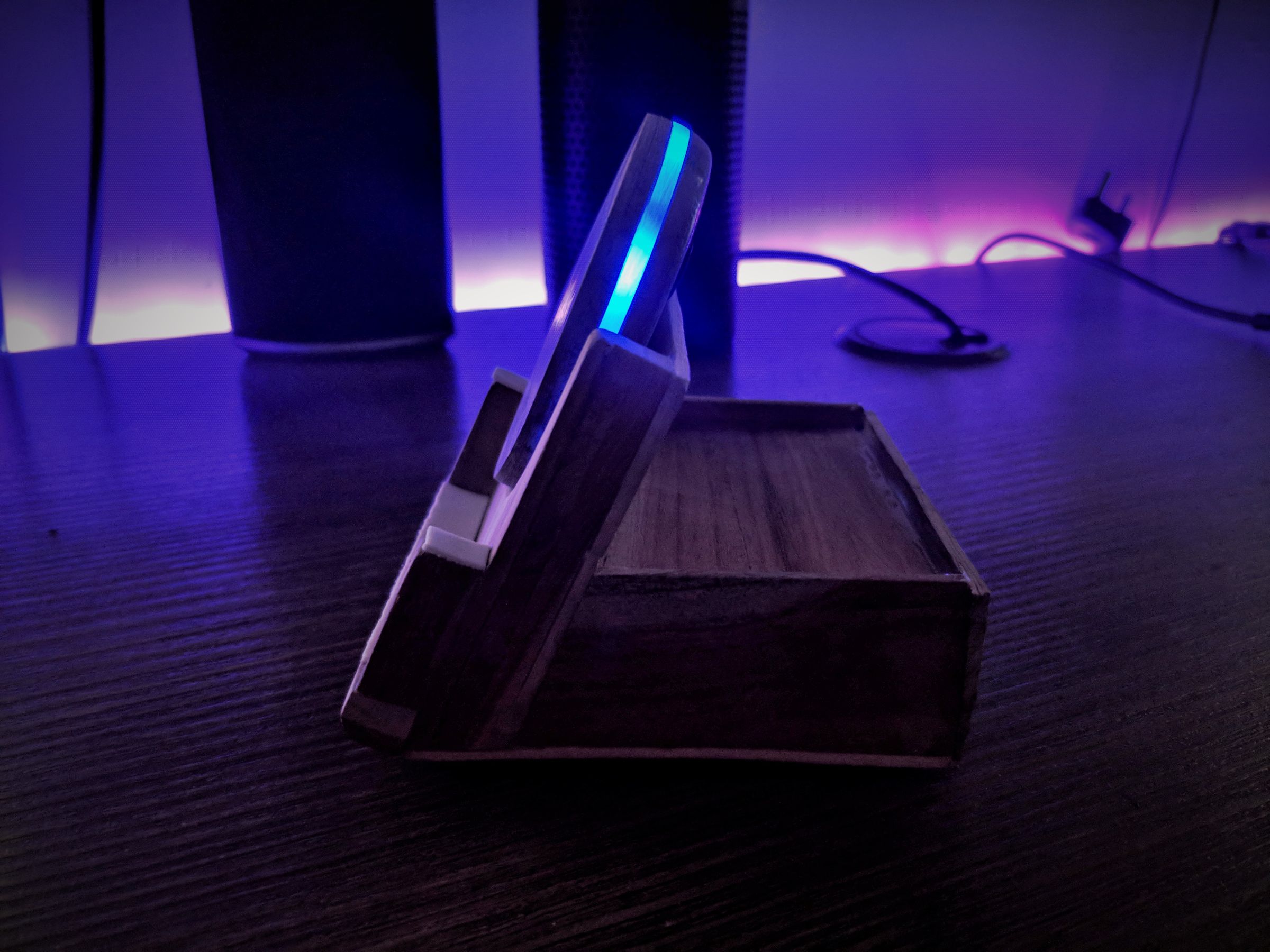 CUT THE CORD: DIY Qi WIRELESS CHARGING PAD AND STAND. : 26 Steps (with ...