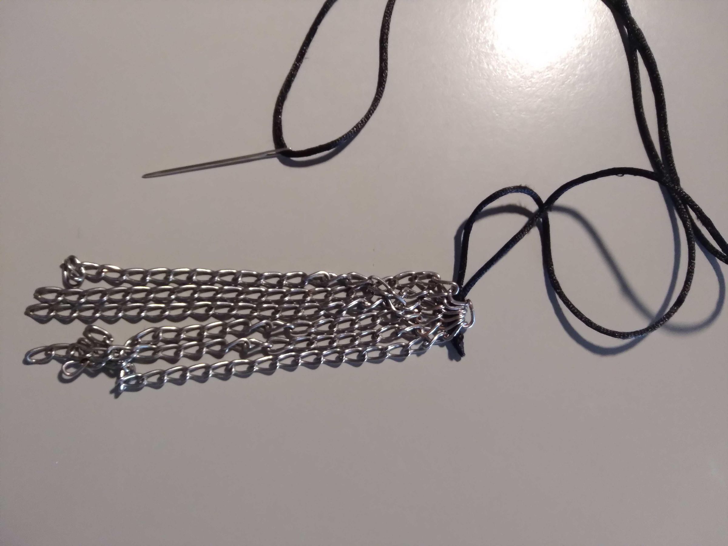 Chain and Intertwined Thread Bracelet : 6 Steps - Instructables