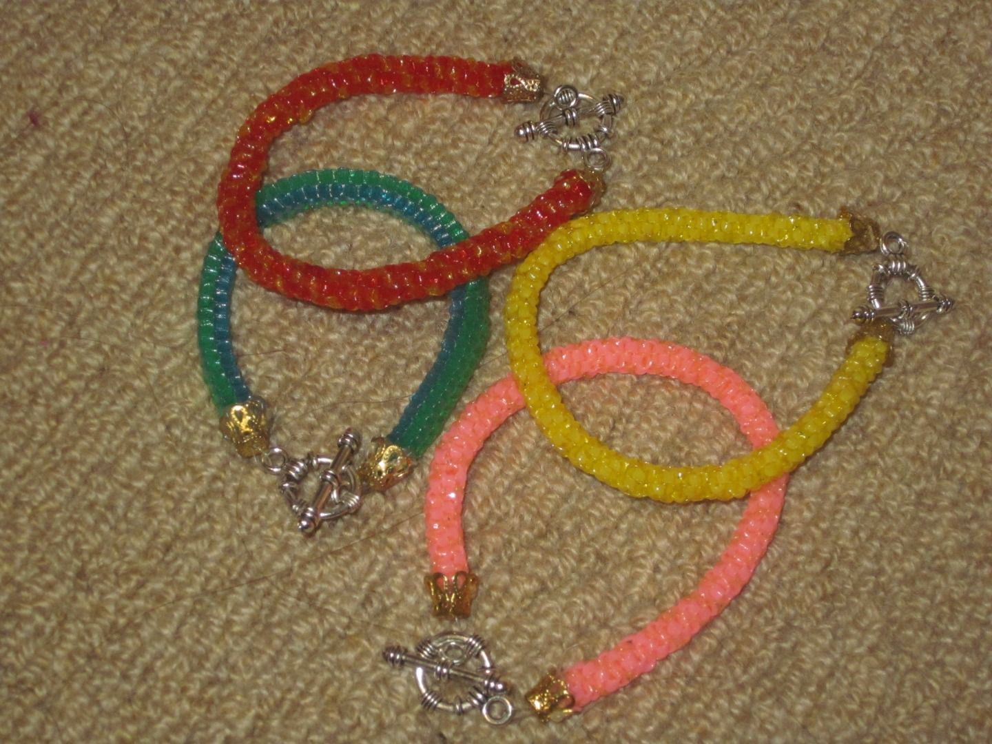 Grown-up Scoubi Bracelets : 4 Steps - Instructables