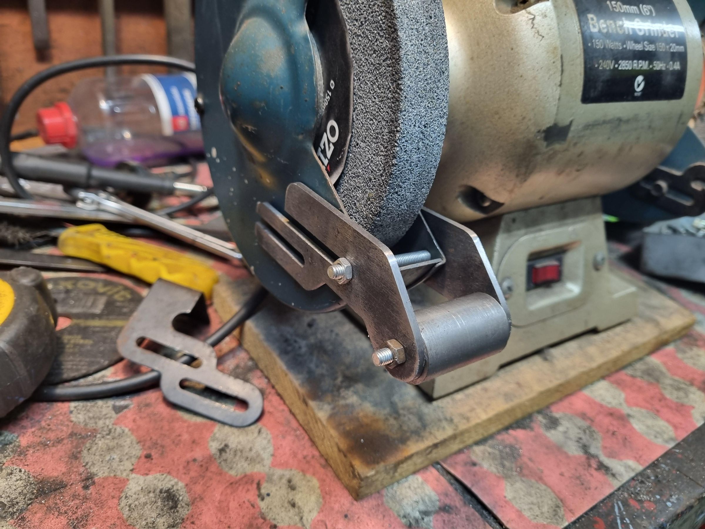 Scrap Metal Grinder Tool Rest : 7 Steps (with Pictures) - Instructables