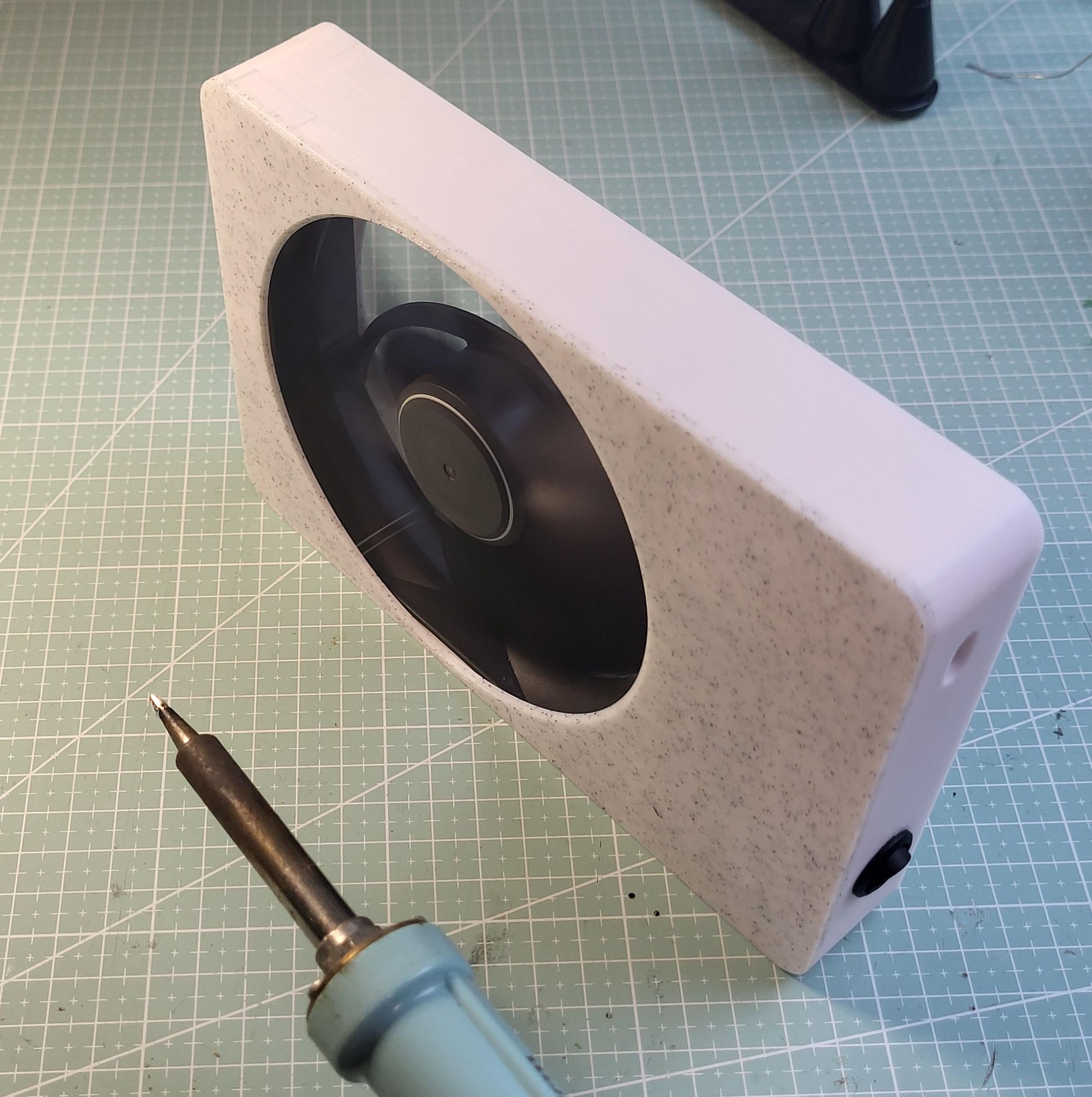 Portable Battery Powered Fan : 4 Steps (with Pictures) - Instructables